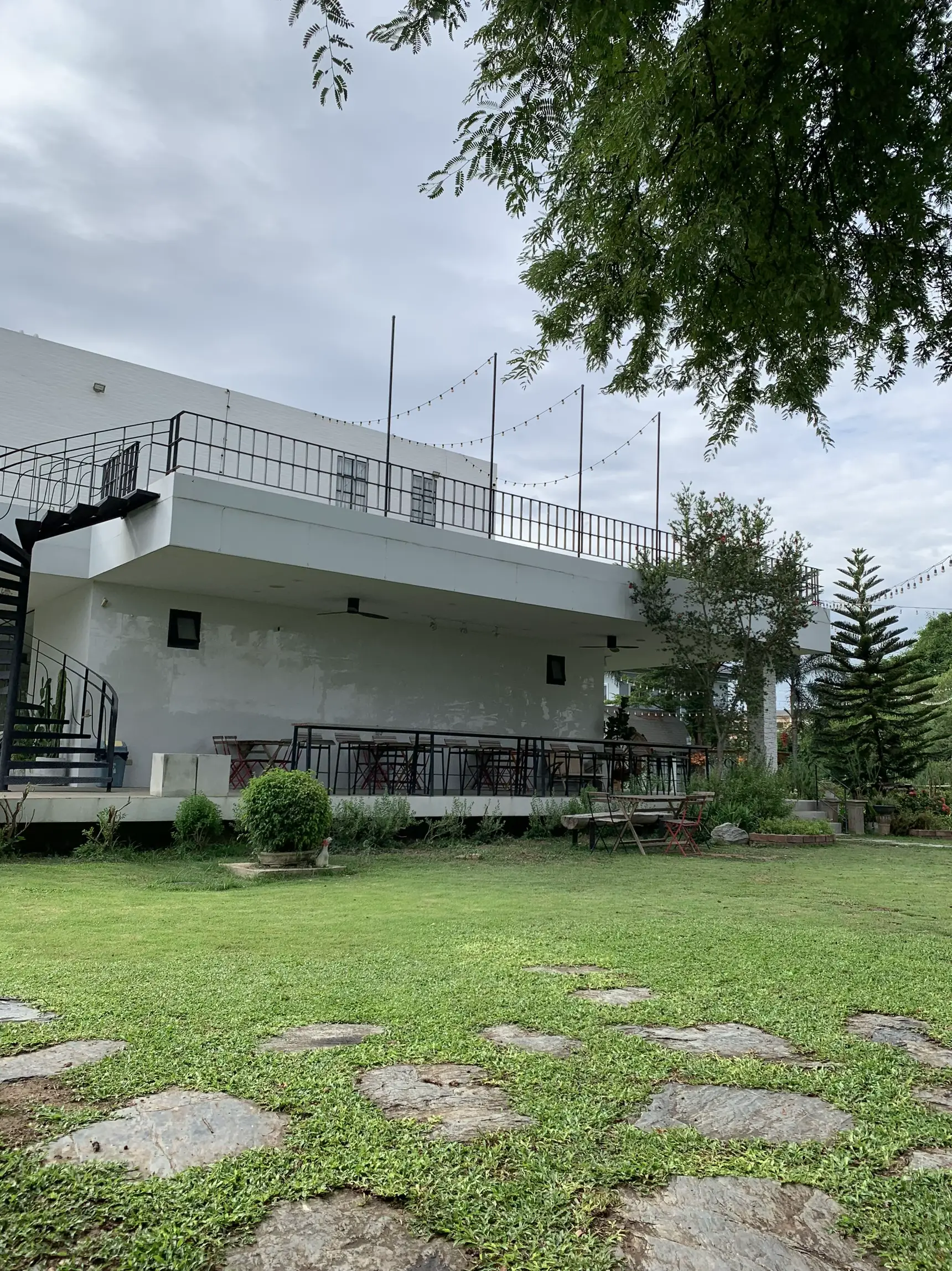 Coffee Please In The Garden 🌳 | แกลเลอรีที่โพสต์โดย Thitaree | Lemon8