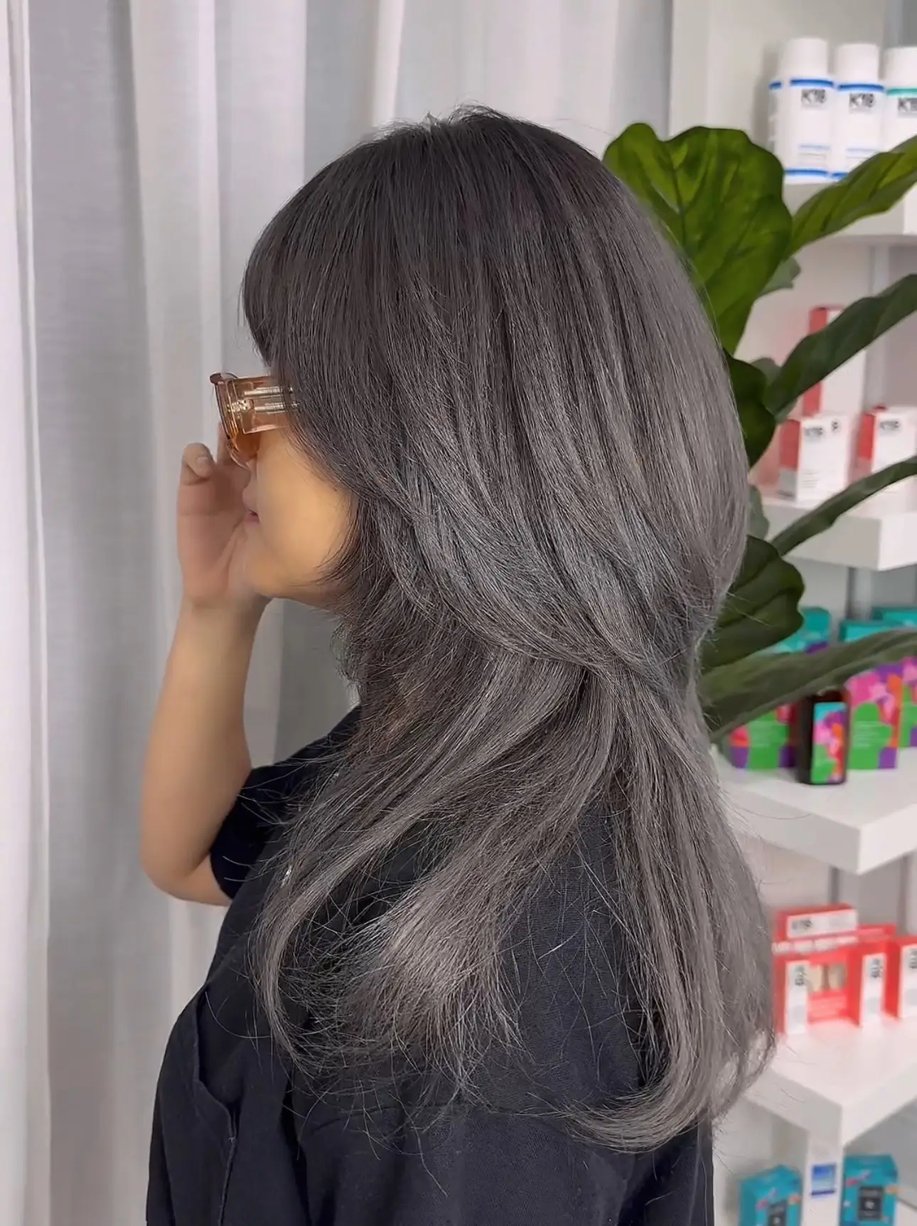 Smokey Ash Gray.. สีผมโทนเทาเข้ม เท่ดูเก๋ ที่สุด🥰 | แกลเลอรีที่โพสต์โดย ...