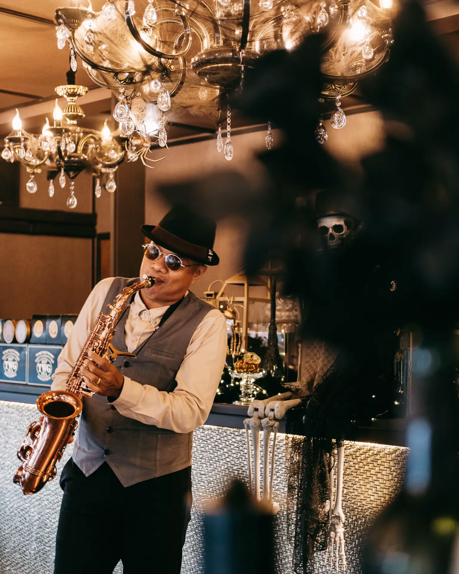 สัมผัสบรรยากาศแบบหลอนๆ แต่แฝงความหรูหรา ที่ BEGIN AGAIN | Gallery posted by Rattomarty | Lemon8