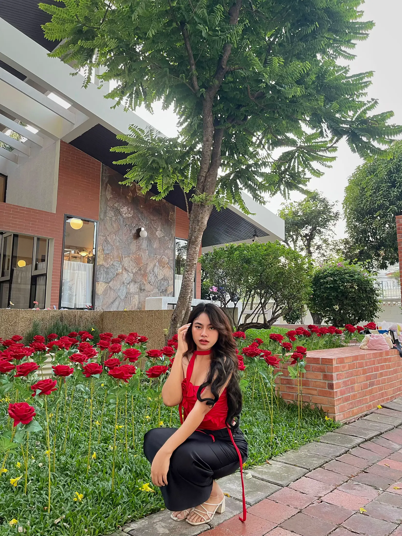 🥀คาเฟ่ติดBTS มาในธีม #กุหลาบวาเลนไทน์แล้ว | แกลเลอรีที่โพสต์โดย Aem Janjira | Lemon8