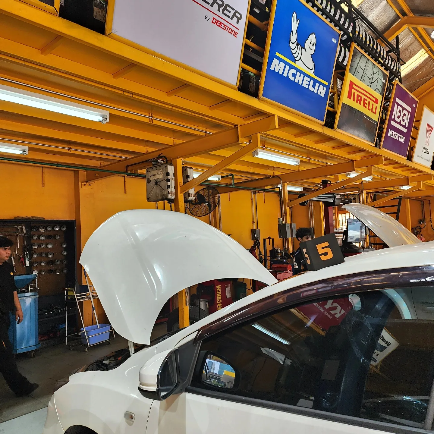 เคยไม่กล้าเข้า B-Quik | แกลเลอรีที่โพสต์โดย เพื่อนบ้าน | Lemon8