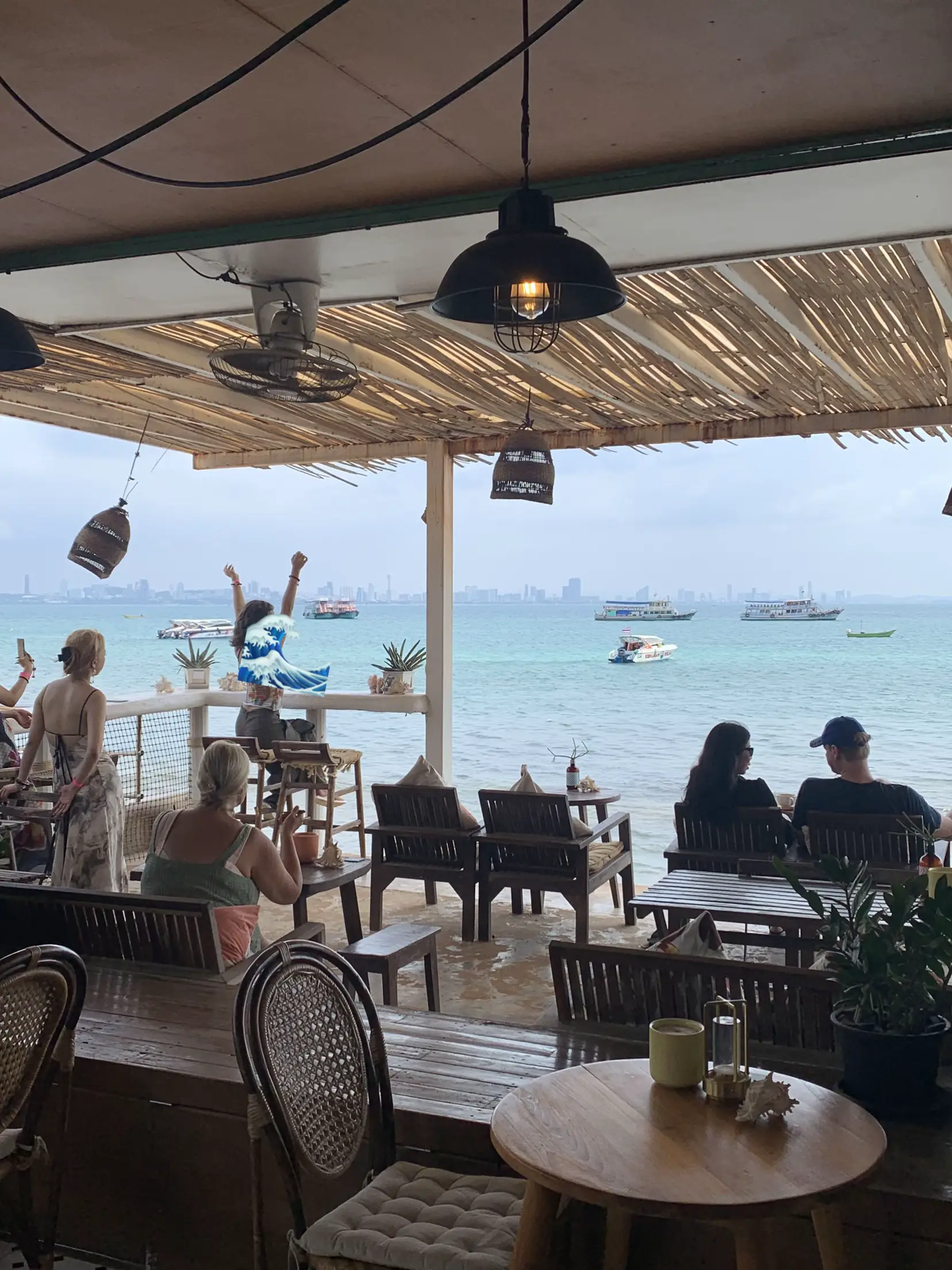 Fat Submarine cafe&chill out คาเฟ่สุดชิวริมทะเล🌊🐟🤍 | แกลเลอรีที่โพสต์ ...