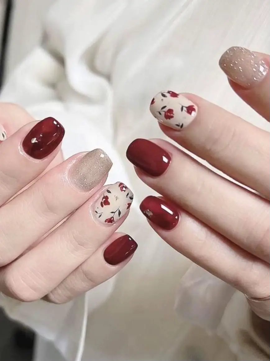 ไอเดียเล็บแดงที่จริงใจ ทาแล้วปัง!!! | แกลเลอรีที่โพสต์โดย Kibbon.n | Lemon8