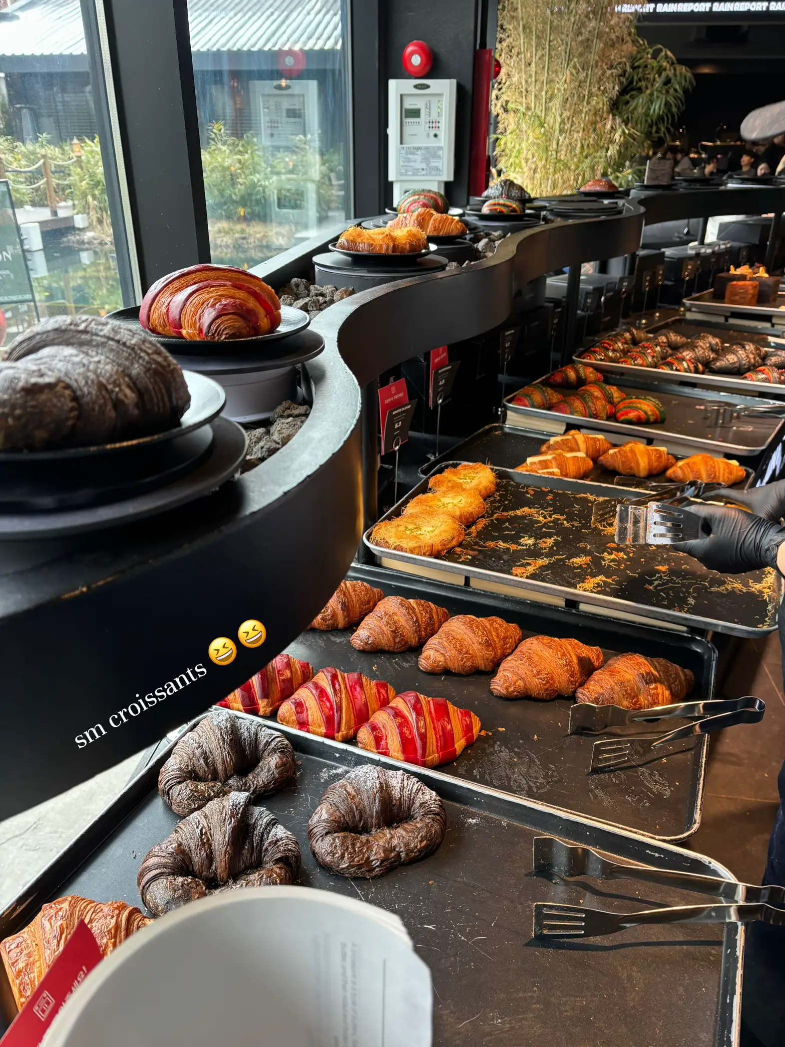 3 reasons why 🫵 MUST visit this cafe in seongsu 🇰🇷 | Gallery posted by ...