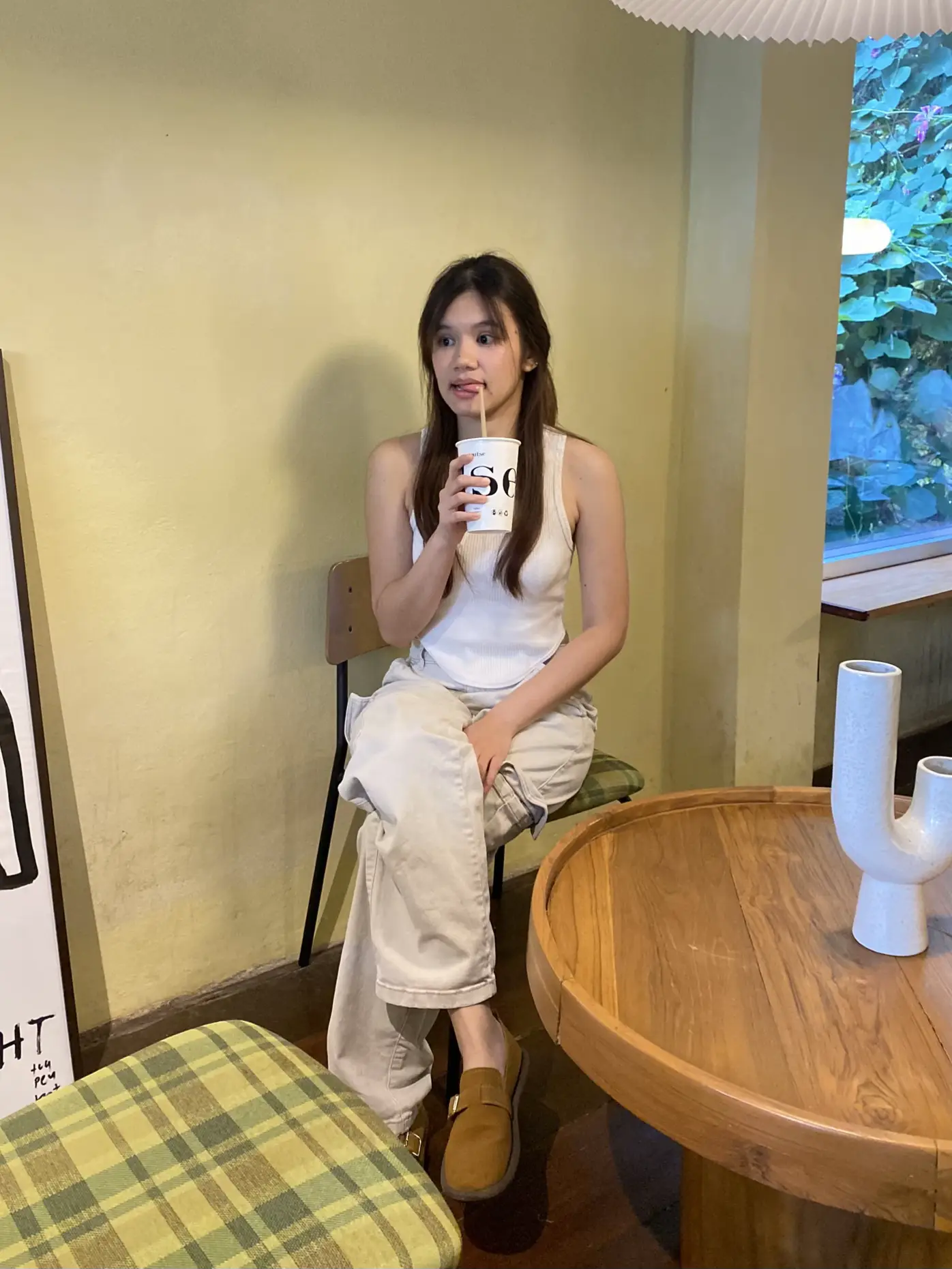 Clean girl looks🫧 แต่งตัวไปคาเฟ่แบบคุมโทน | แกลเลอรีที่โพสต์โดย nd ·͜· | Lemon8