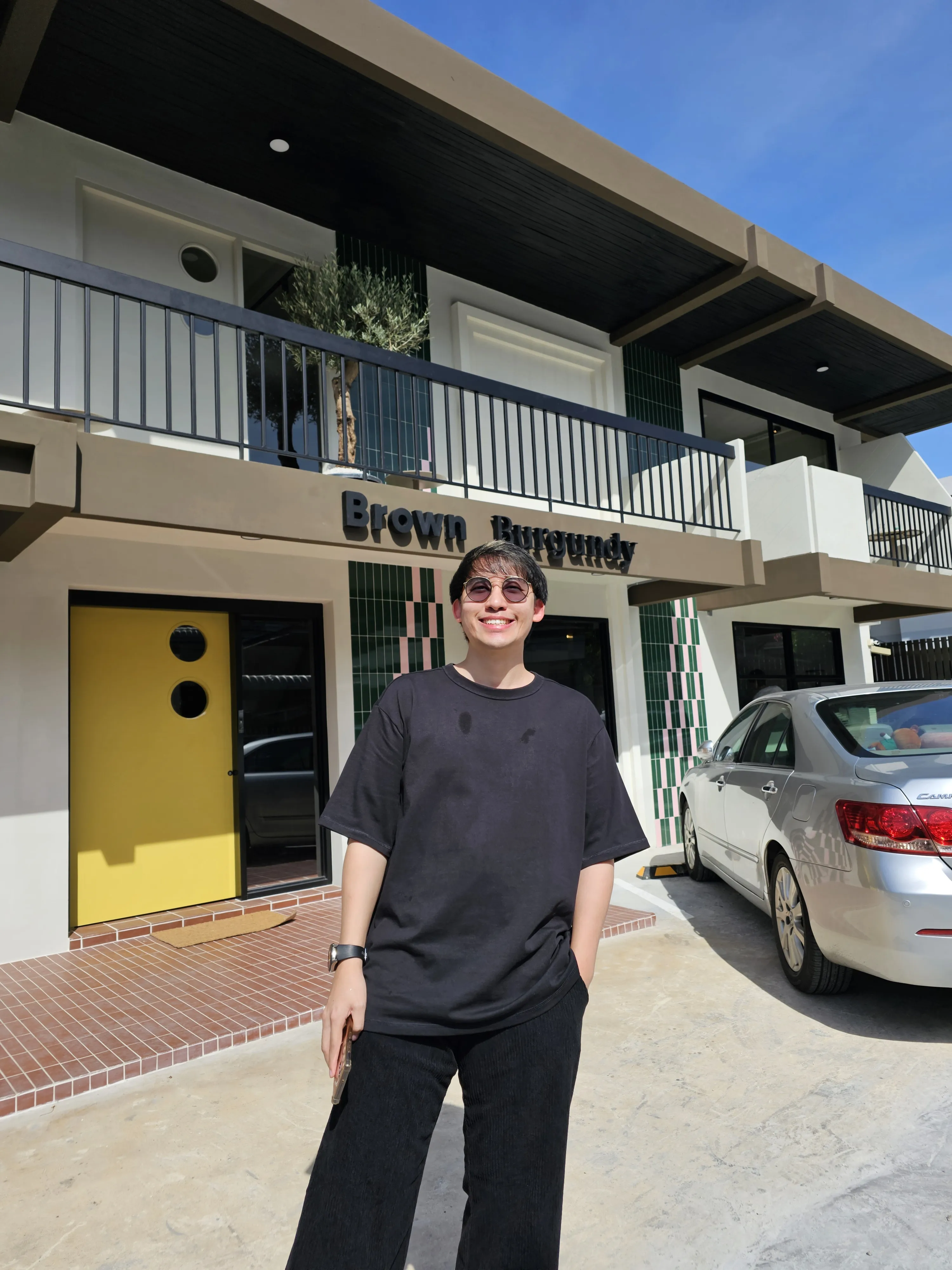 BROWN Burgendy cafe ย่านบางกระปิ | แกลเลอรีที่โพสต์โดย INICKY_AD | Lemon8