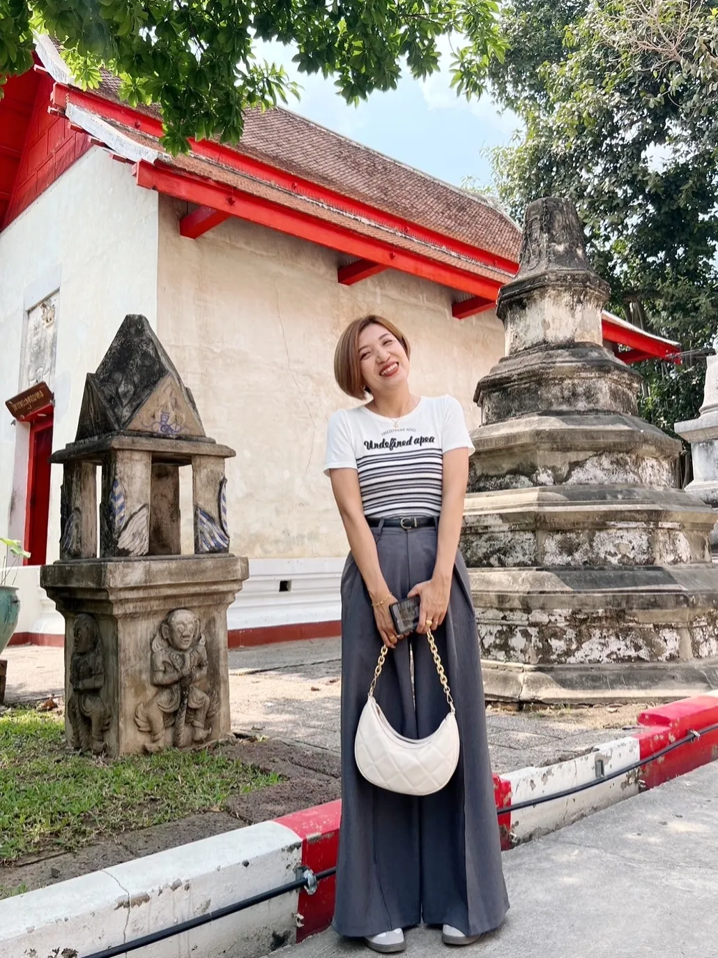 แต่งตัวไปวัดวันสบายๆของฉันวัย42ปี | แกลเลอรีที่โพสต์โดย Kru.Tarn | Lemon8