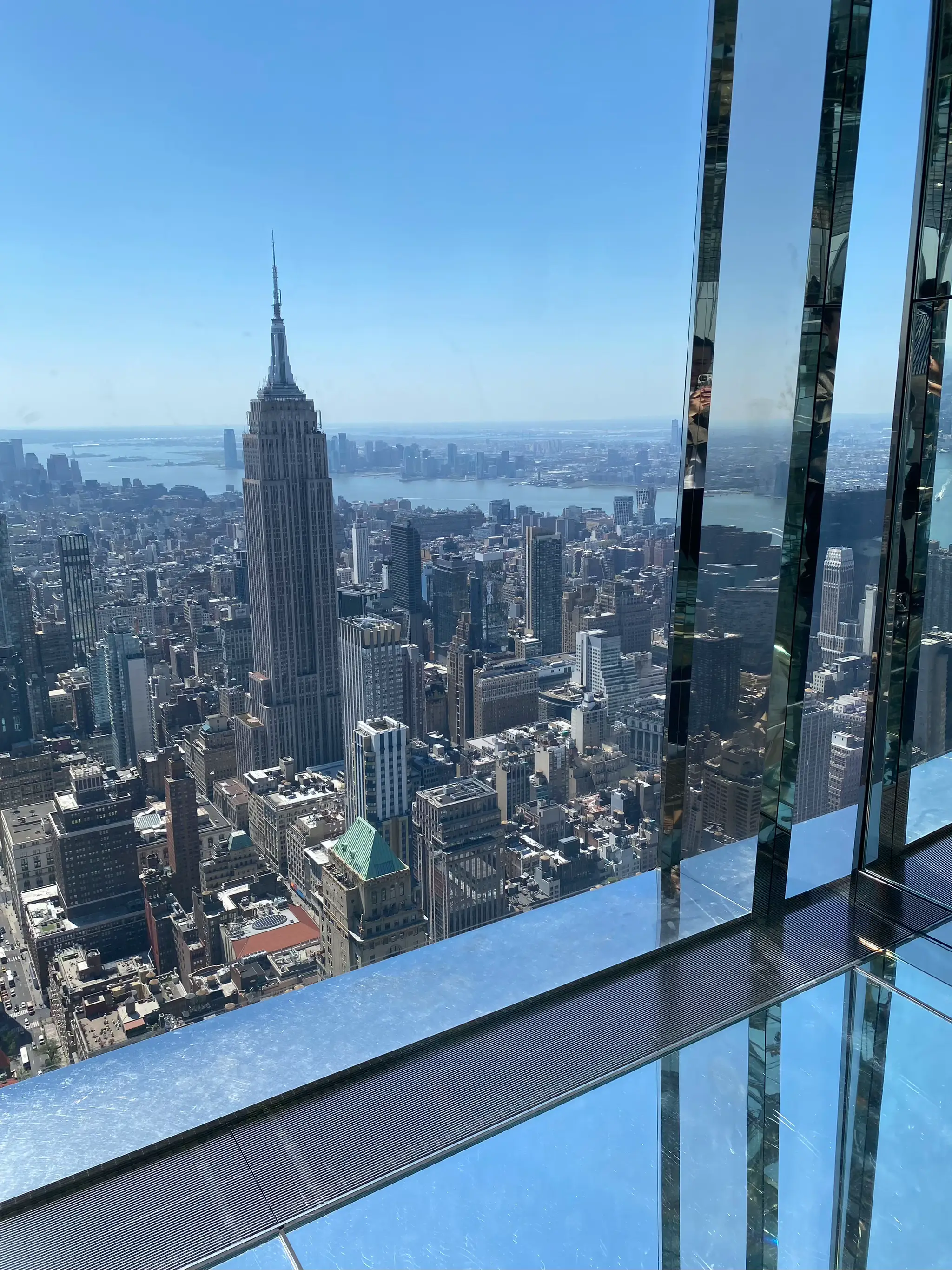 ประสบการณ์เสียวบนตึกสูงที่นิวยอร์ก Summit One Vanderbilt | แกลเลอรีที่ ...