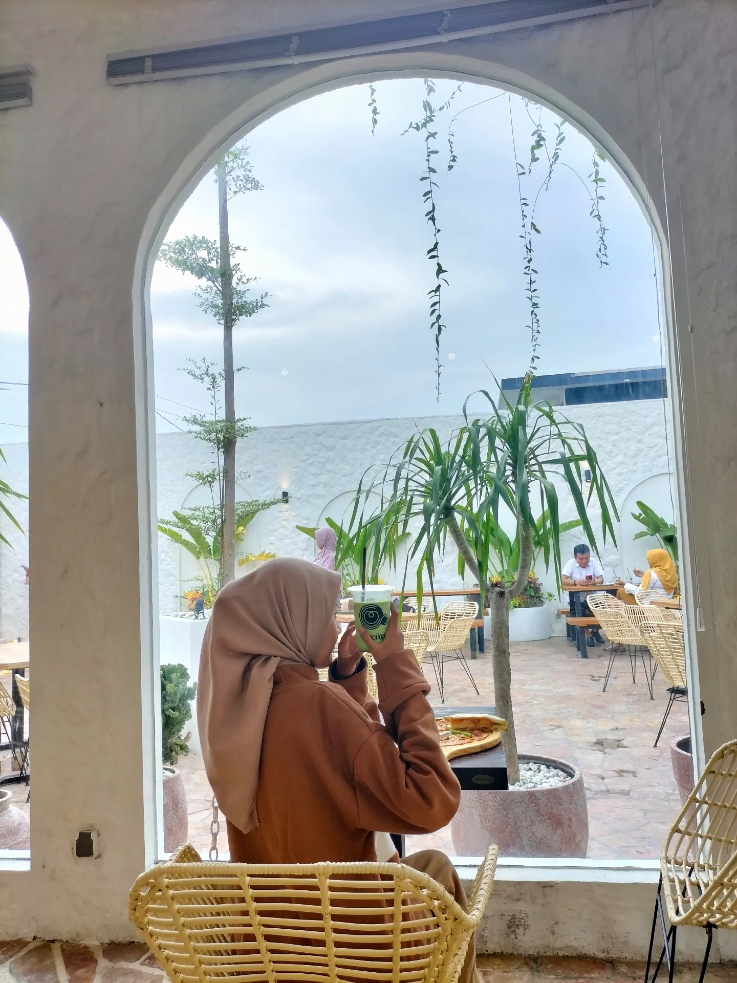 Pose Ideas For Introvert | Galeri diposting oleh miranda | Lemon8