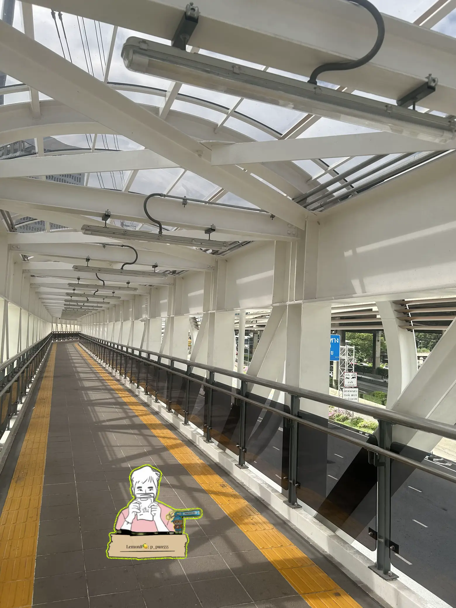 แชร์มุมถ่ายรูปสวยๆ | ห้าแยกลาดพร้าว | แกลเลอรีที่โพสต์โดย Pun Pun | Lemon8