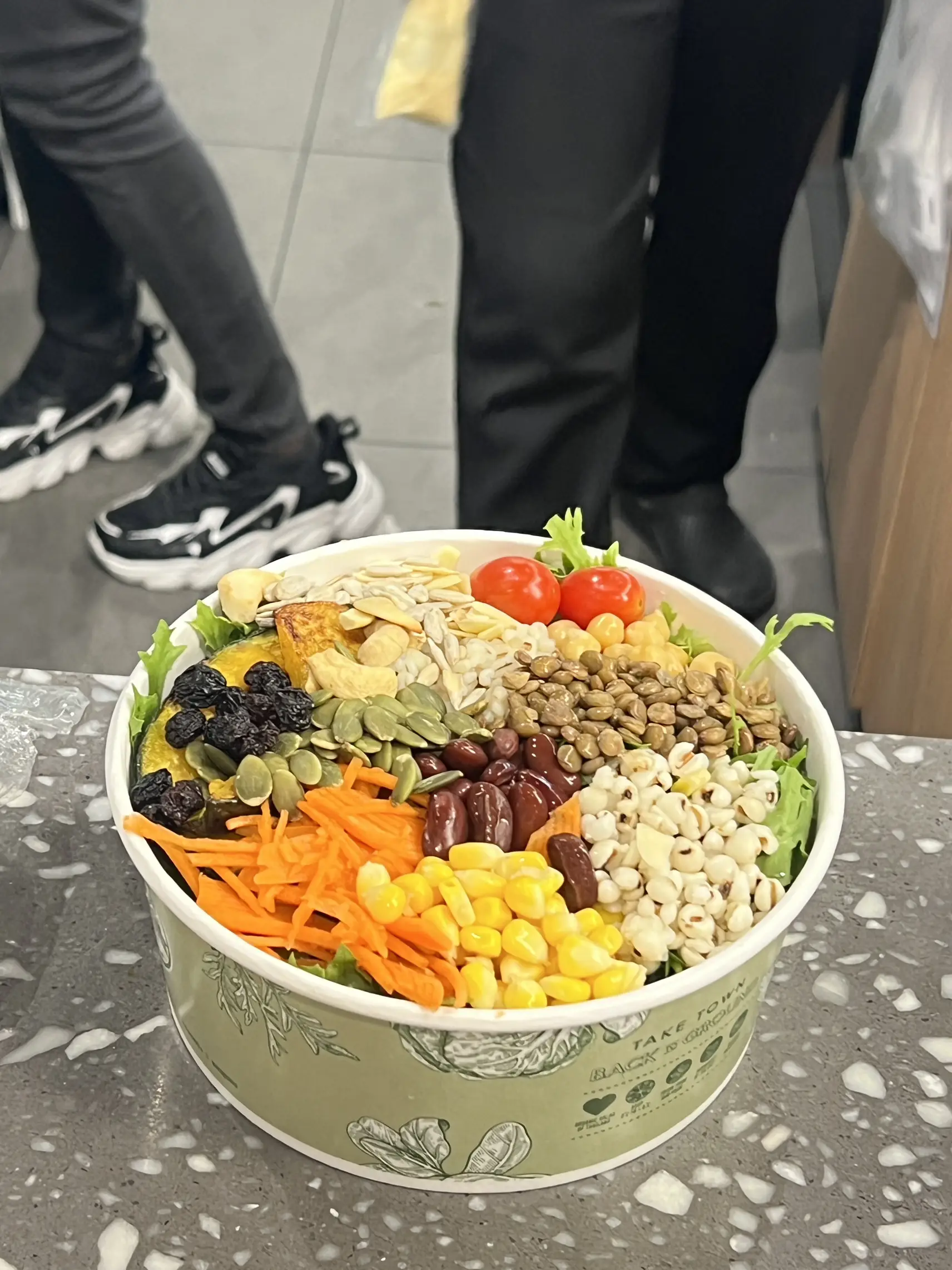 สลัดธัญพืช โอ้กะจู๋ | แกลเลอรีที่โพสต์โดย Chatisa | Lemon8