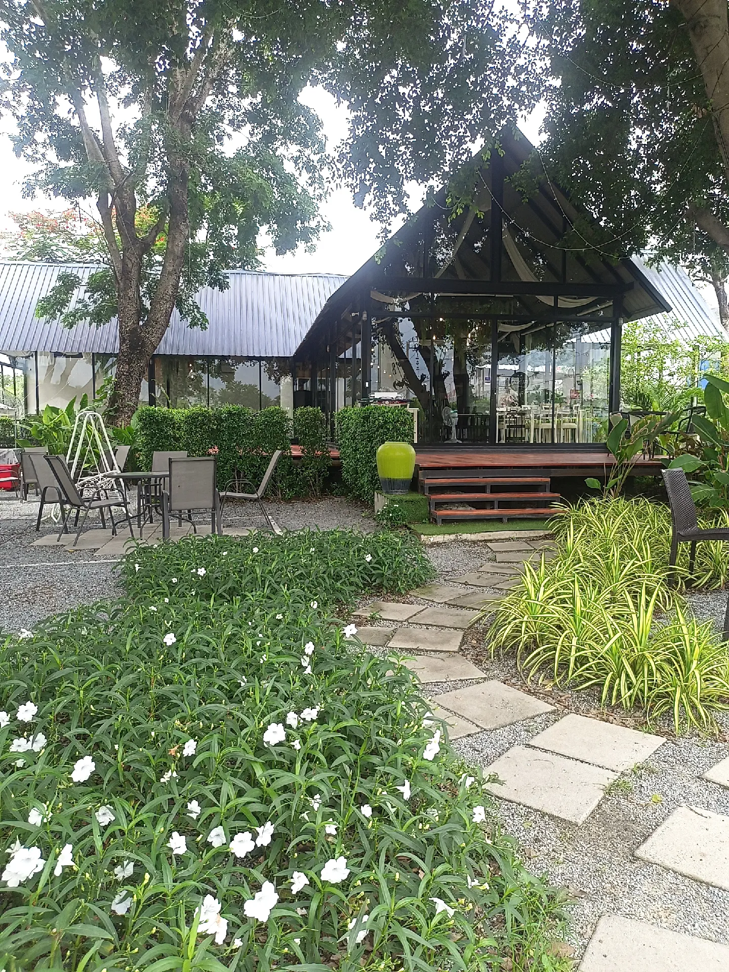 BUSSO EATERY cafe and restaurant กรุงเทพ | แกลเลอรีที่โพสต์โดย ...