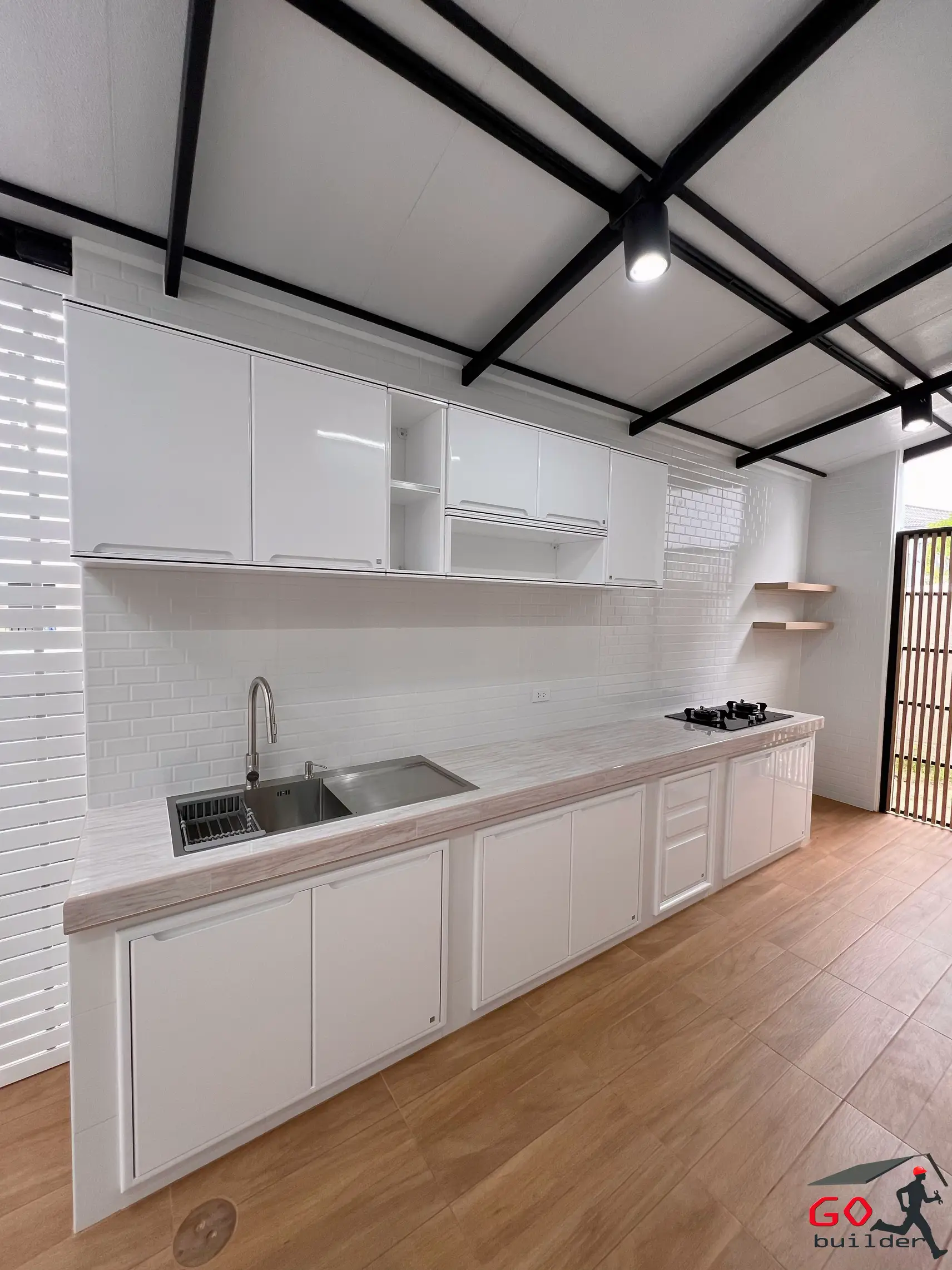 ครัวหลังบ้านแบบเปิด โปร่ง โล่ง สบาย อากาศถ่ายเทดี | แกลเลอรีที่โพสต์โดย GO builder | Lemon8