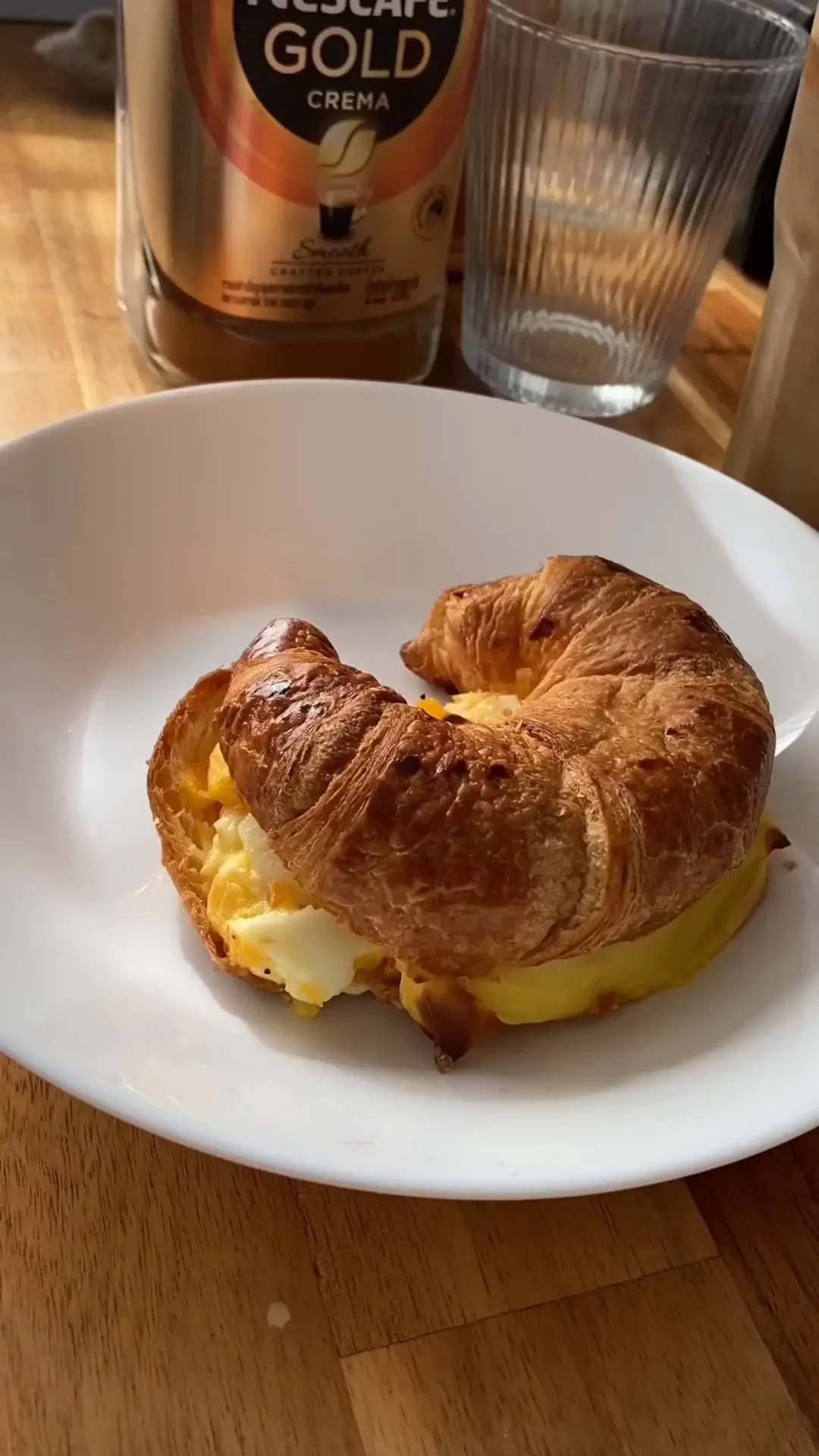 กาแฟวันหยุด | วิดีโอที่เผยแพร่โดย Phatteera | Lemon8