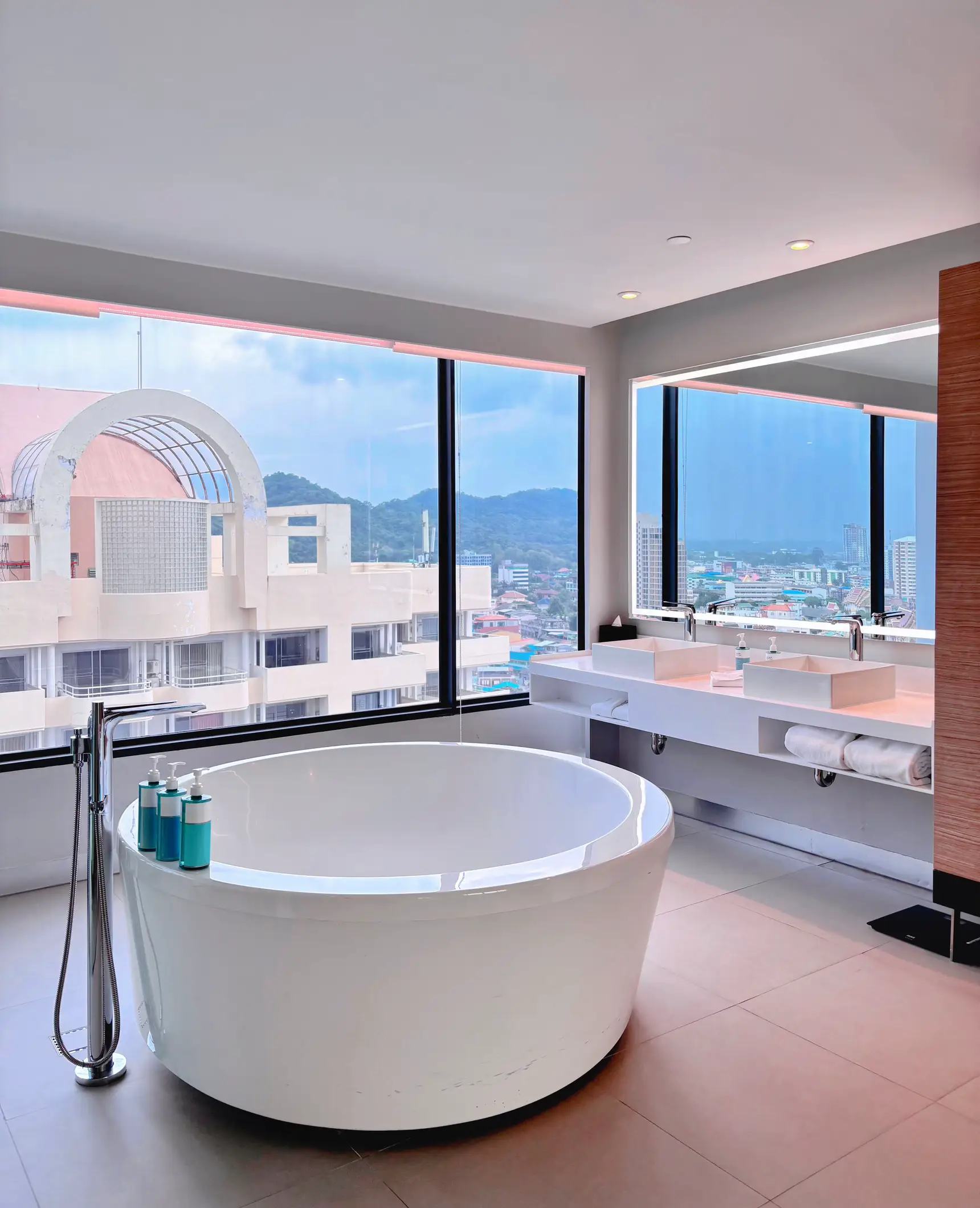 Junior Suite Novotel Marina Sriracha | แกลเลอรีที่โพสต์โดย Passorn Cake 🌻 | Lemon8