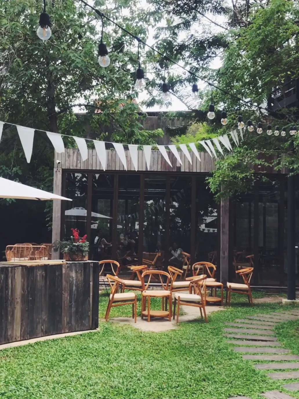 คาเฟ่ย่านอ่อนนุช | แกลเลอรีที่โพสต์โดย Risa Jin | Lemon8