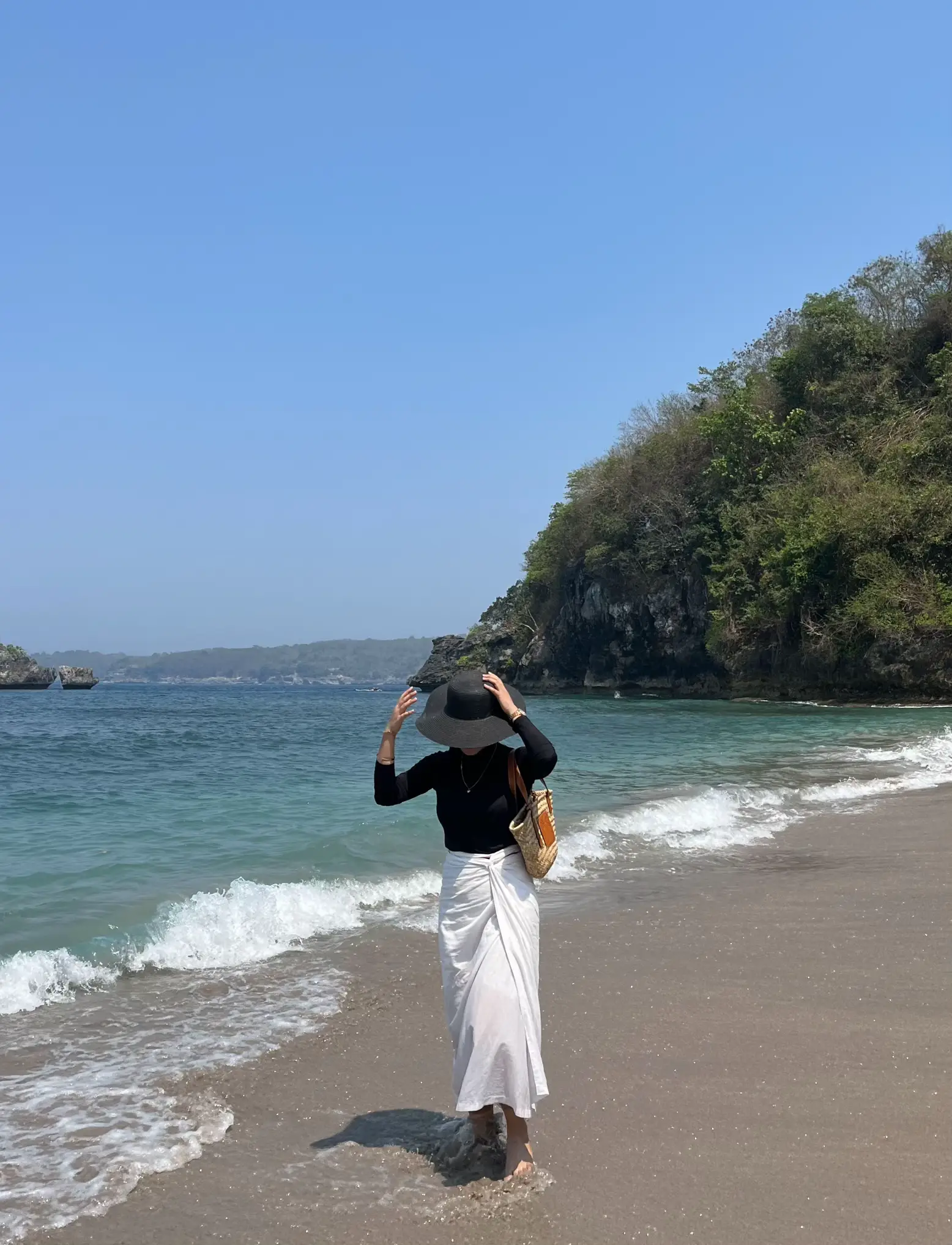 MY OUTFIT AT NUSA PENIDA, BALI | Gallery posted by EniSafika | Lemon8