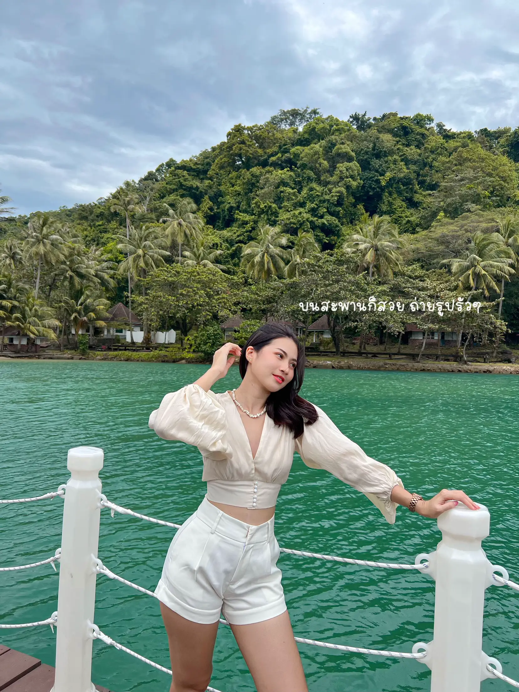 หาดโคตรสวย @เกาะช้าง 🌴🐘 | แกลเลอรีที่โพสต์โดย Por Kewalin | Lemon8