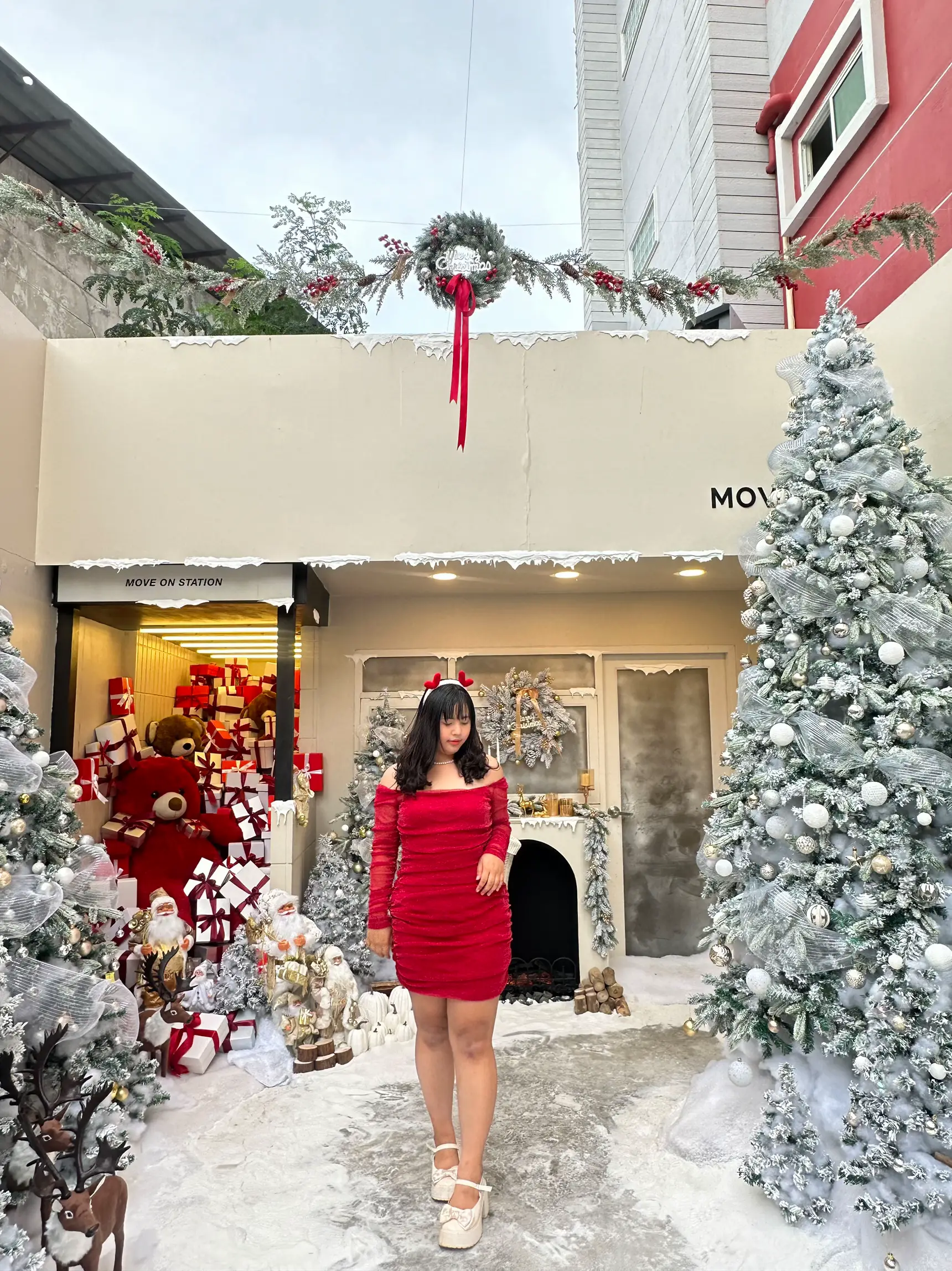Move on café คาเฟ่ธีมคริสต์มาส บรรยากาศคริสต์มาส | แกลเลอรีที่โพสต์โดย CH OM | Lemon8