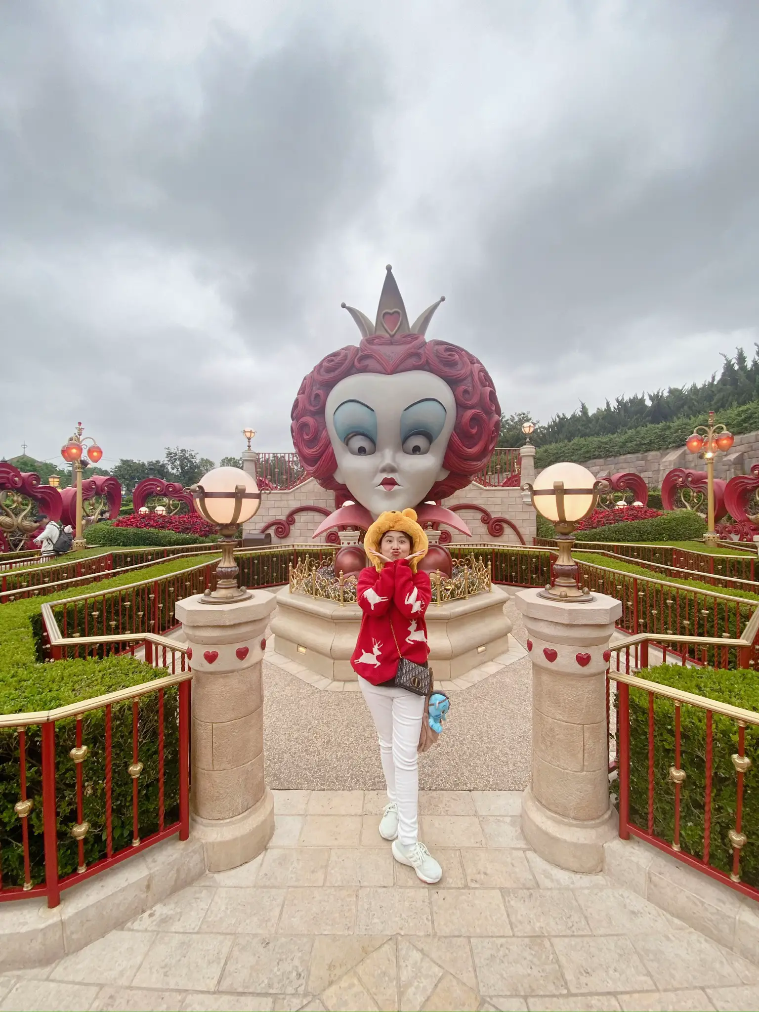 Shanghai Disneyland 10 Things to do!! 🎡🎢🎠 | แกลเลอรีที่โพสต์โดย Kunnipharut Pha | Lemon8