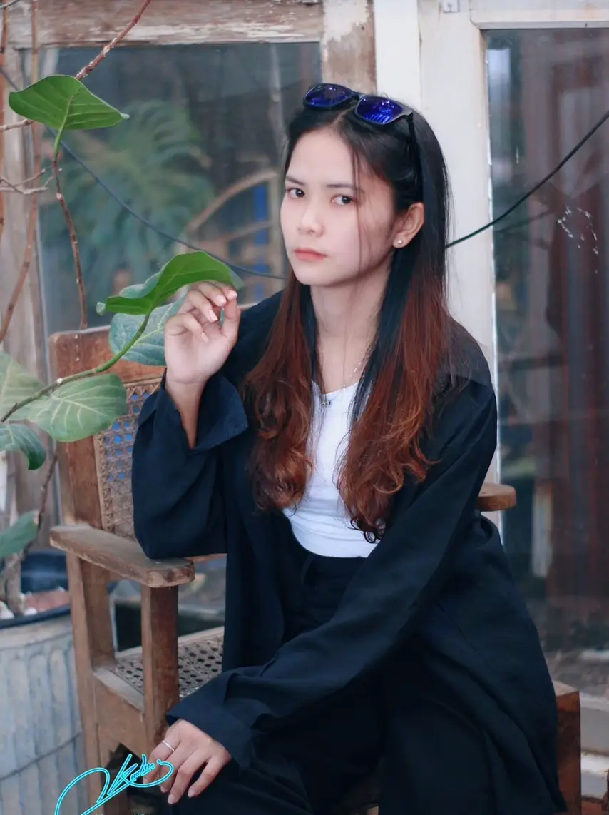 คาเฟ่กันเอง ชลบุรีมีมุมเท่ๆให้ถ่ายรูปเยอะเลยนะ | แกลเลอรีที่โพสต์โดย Kanthida_zz | Lemon8