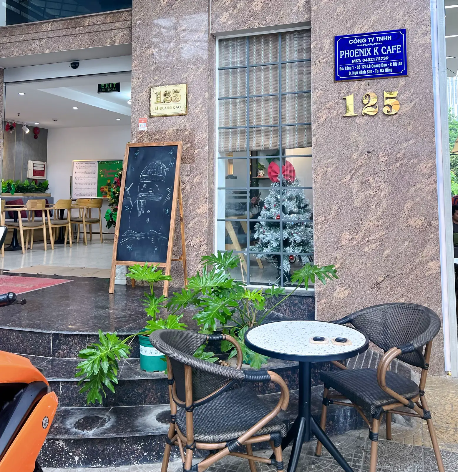 ร้านกาแฟ ที่เหมาะสำหรับนั่งชิวในดานัง | แกลเลอรีที่โพสต์โดย M-150 | Lemon8