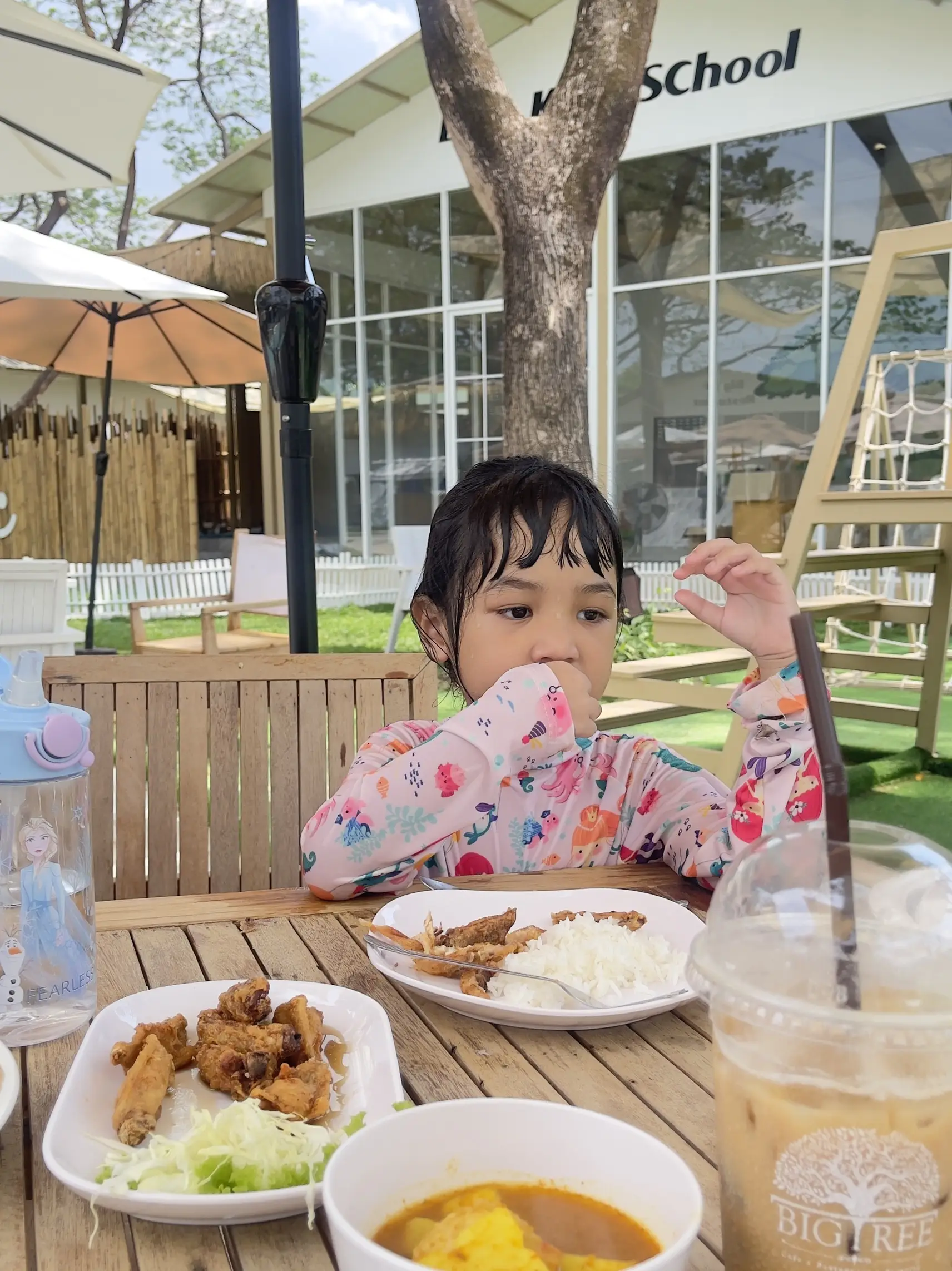 คาเฟ่ ครอบครัว Big tree cafe นนทบุรี | แกลเลอรีที่โพสต์โดย K๐๐KKiK | Lemon8