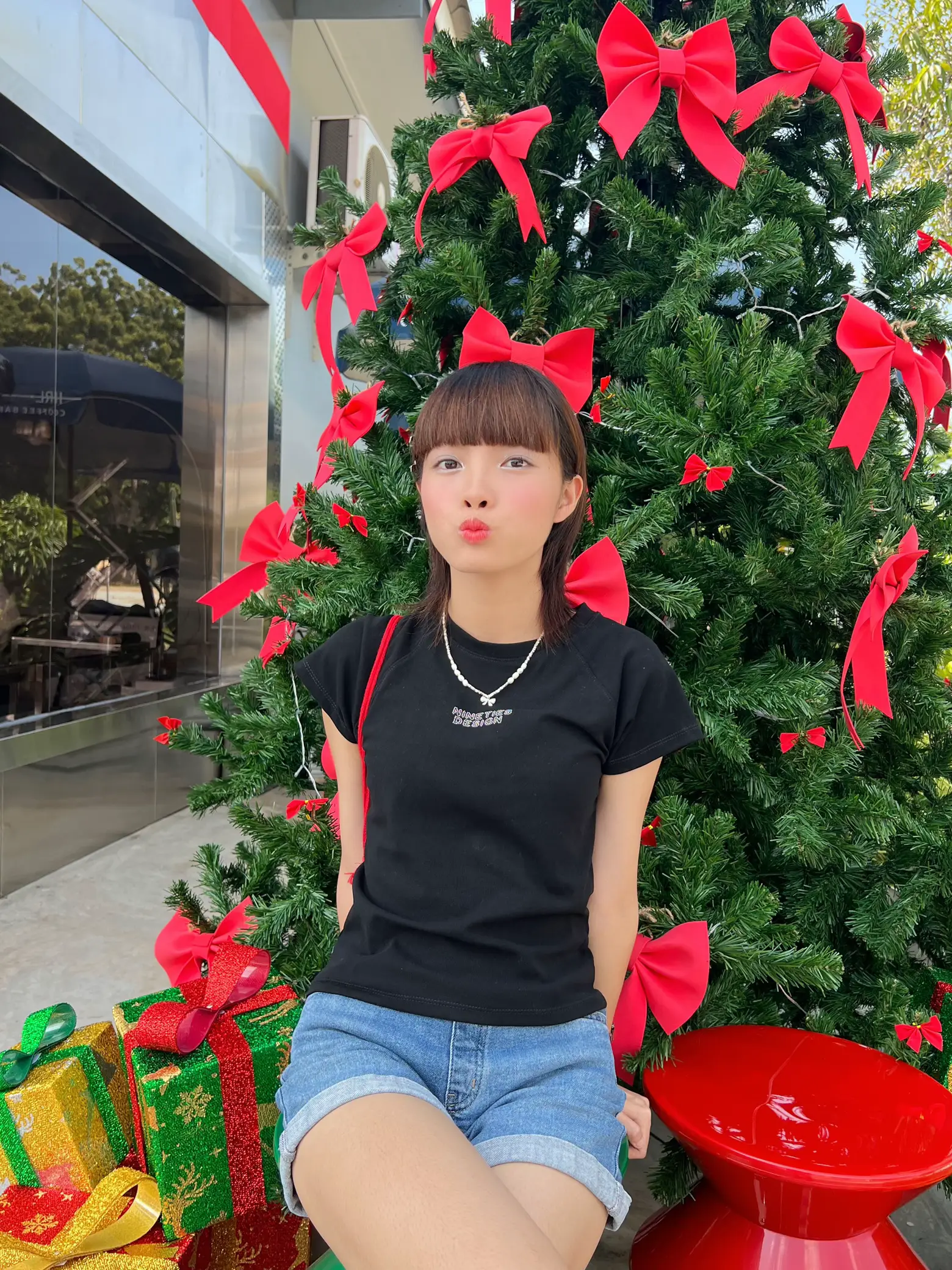 ป้ายยยา black baby tee 🎄 | แกลเลอรีที่โพสต์โดย PloyKarnsinee | Lemon8