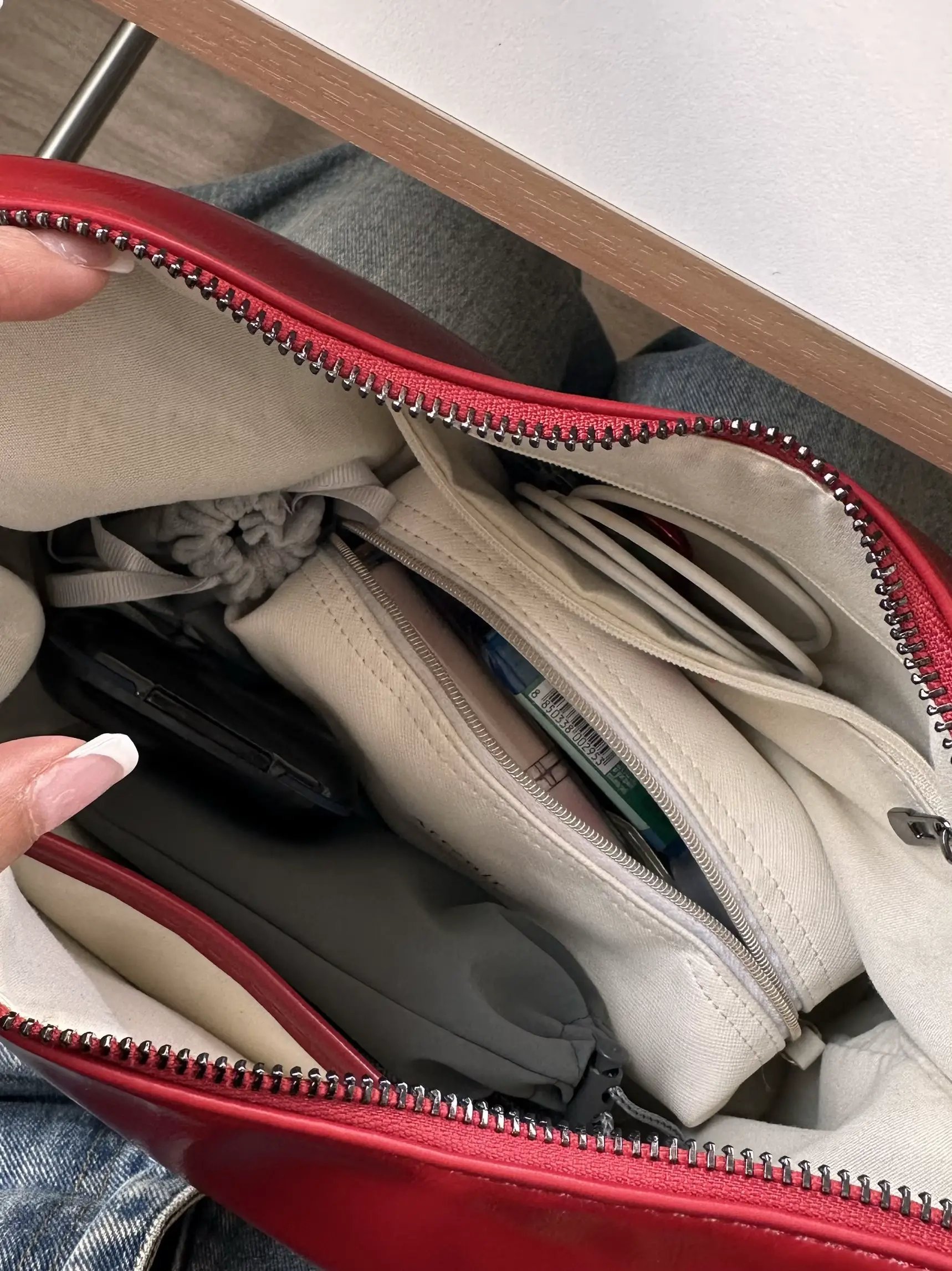 KAPPABKK Taylor Bag | กระเป๋าแดงเชอร์รี่ที่ถูกต้อง 🛍️ | แกลเลอรีที่ ...