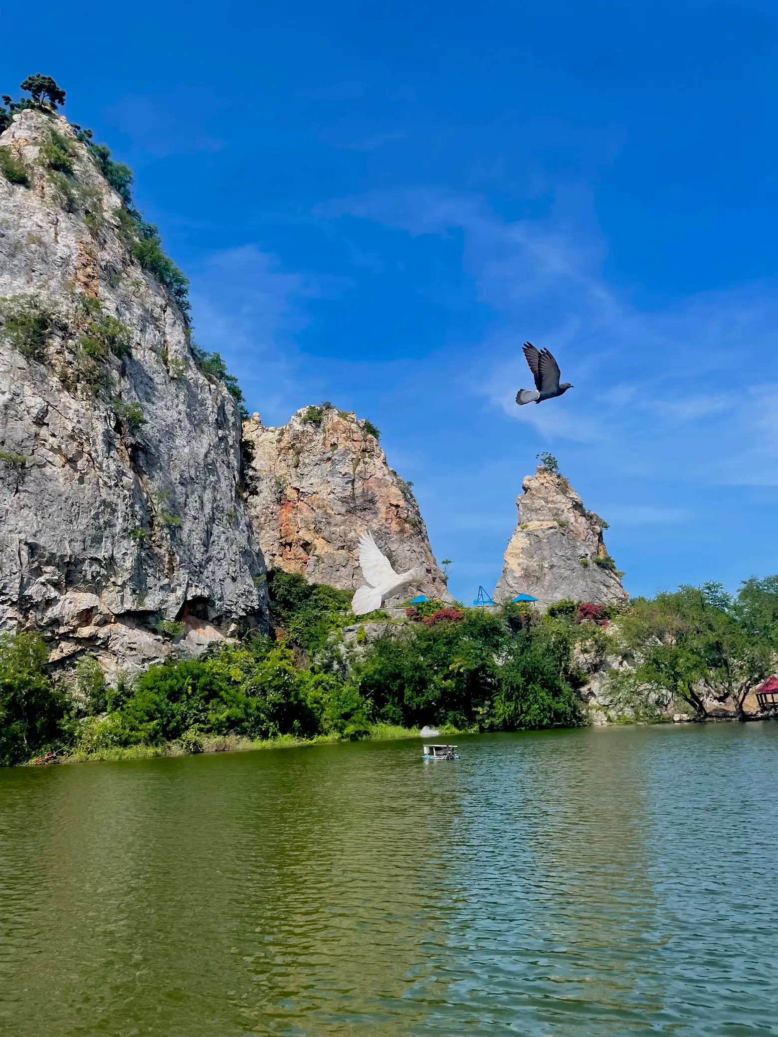 พิกัดถ่ายรูปฟีลเมืองนอก แต่อยู่ใกล้ๆแค่ราชบุรีนี้เอง🫵🏻‼️ | แกลเลอรีที่โพสต์โดย Namie | Lemon8