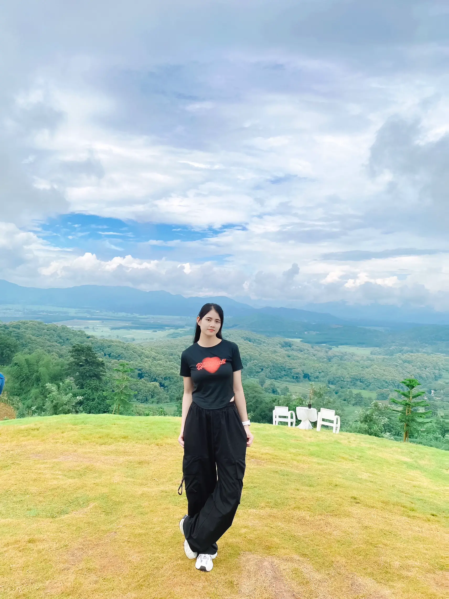 แต่งตัวคุมโทน เที่ยวดอยหน้าฝน ☔️ | แกลเลอรีที่โพสต์โดย nuna.12 | Lemon8