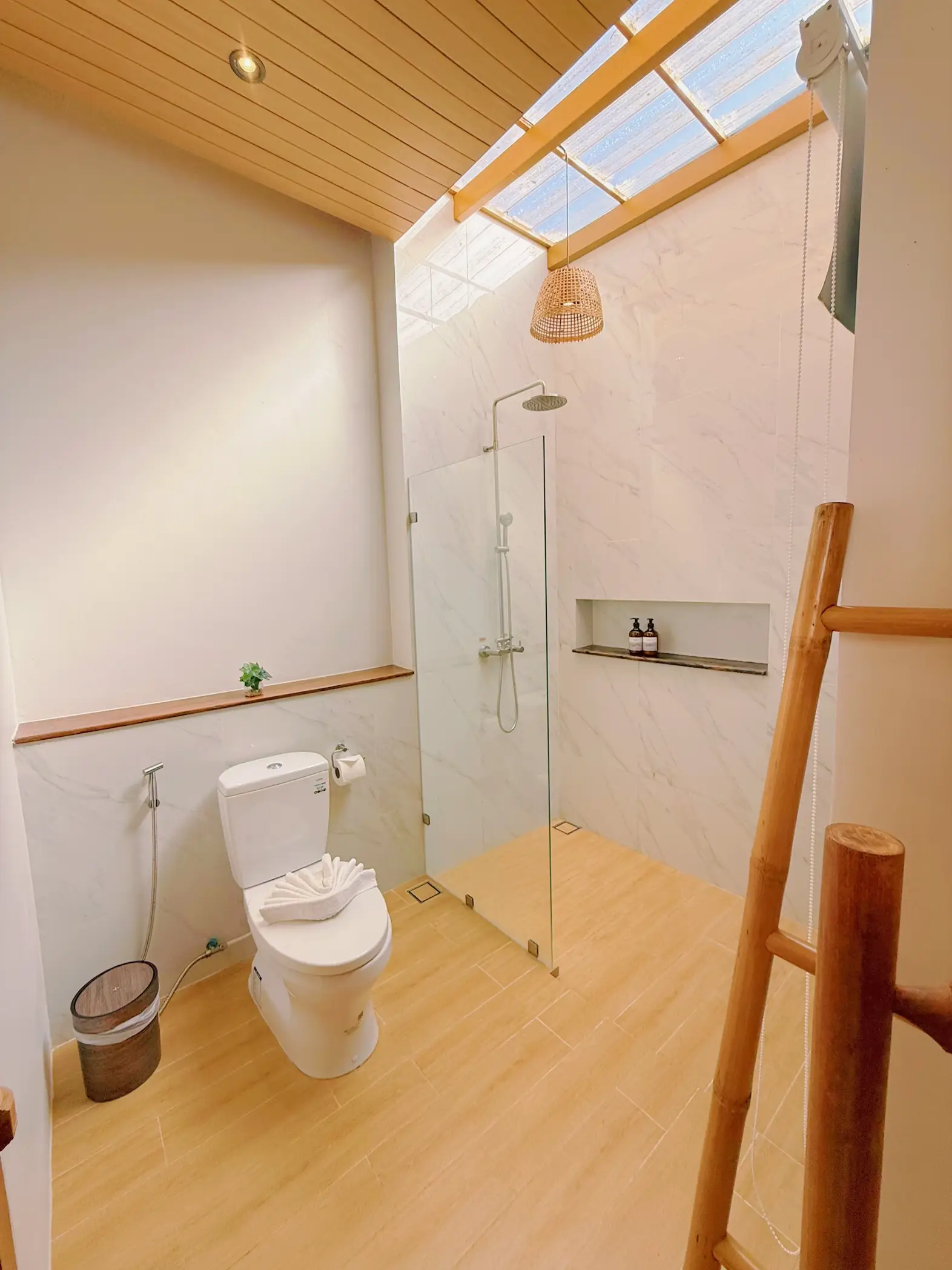 📍ที่พักสุราษฎร์ธานี 1000000/10 🥰 | แกลเลอรีที่โพสต์โดย punnaphat.tha | Lemon8