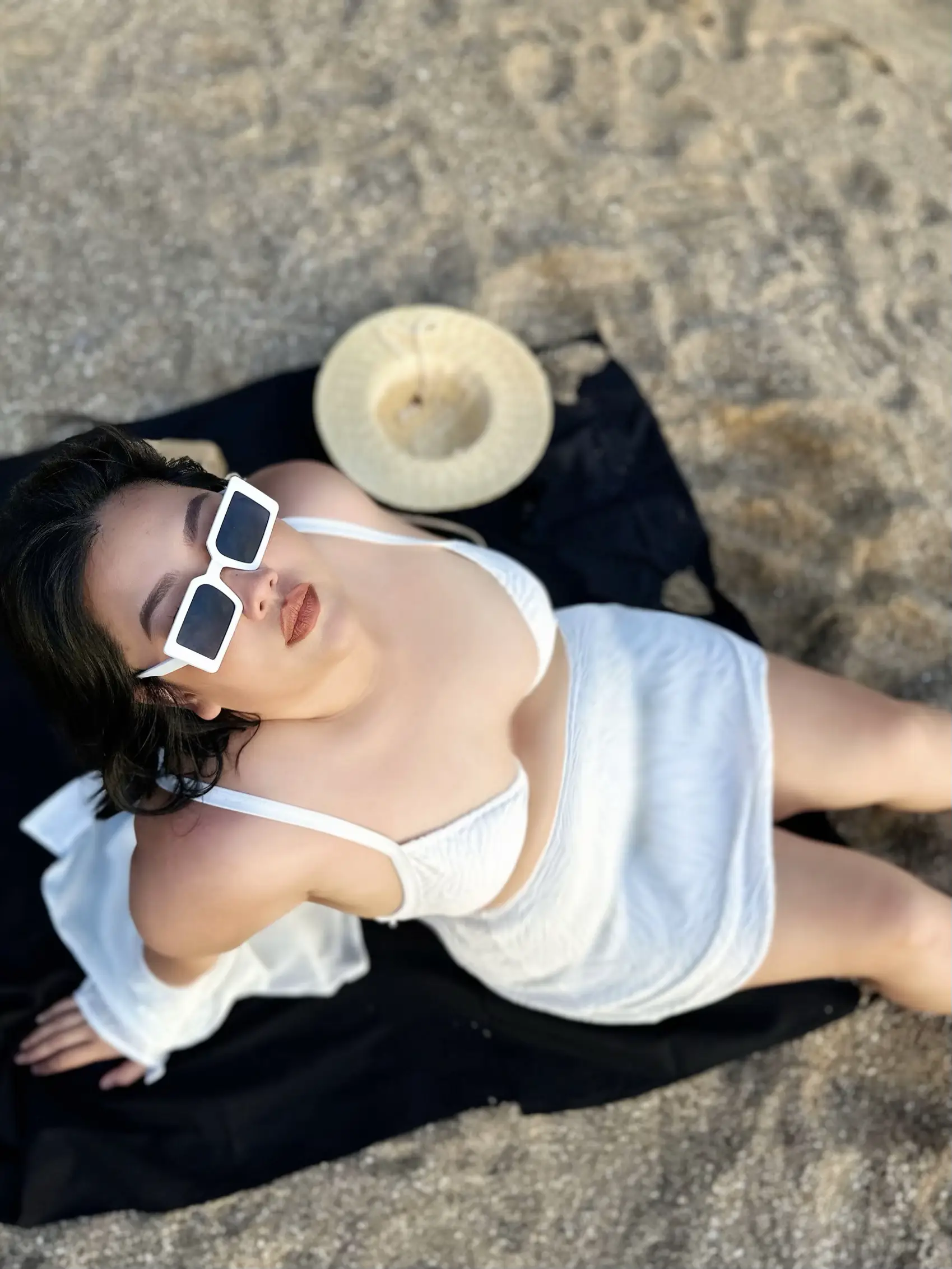 ไอเดียถ่ายรูปริมหาด สไสต์อ้วน 120 kg | แกลเลอรีที่โพสต์โดย 🌹🍷PAMPER👠💋 | Lemon8