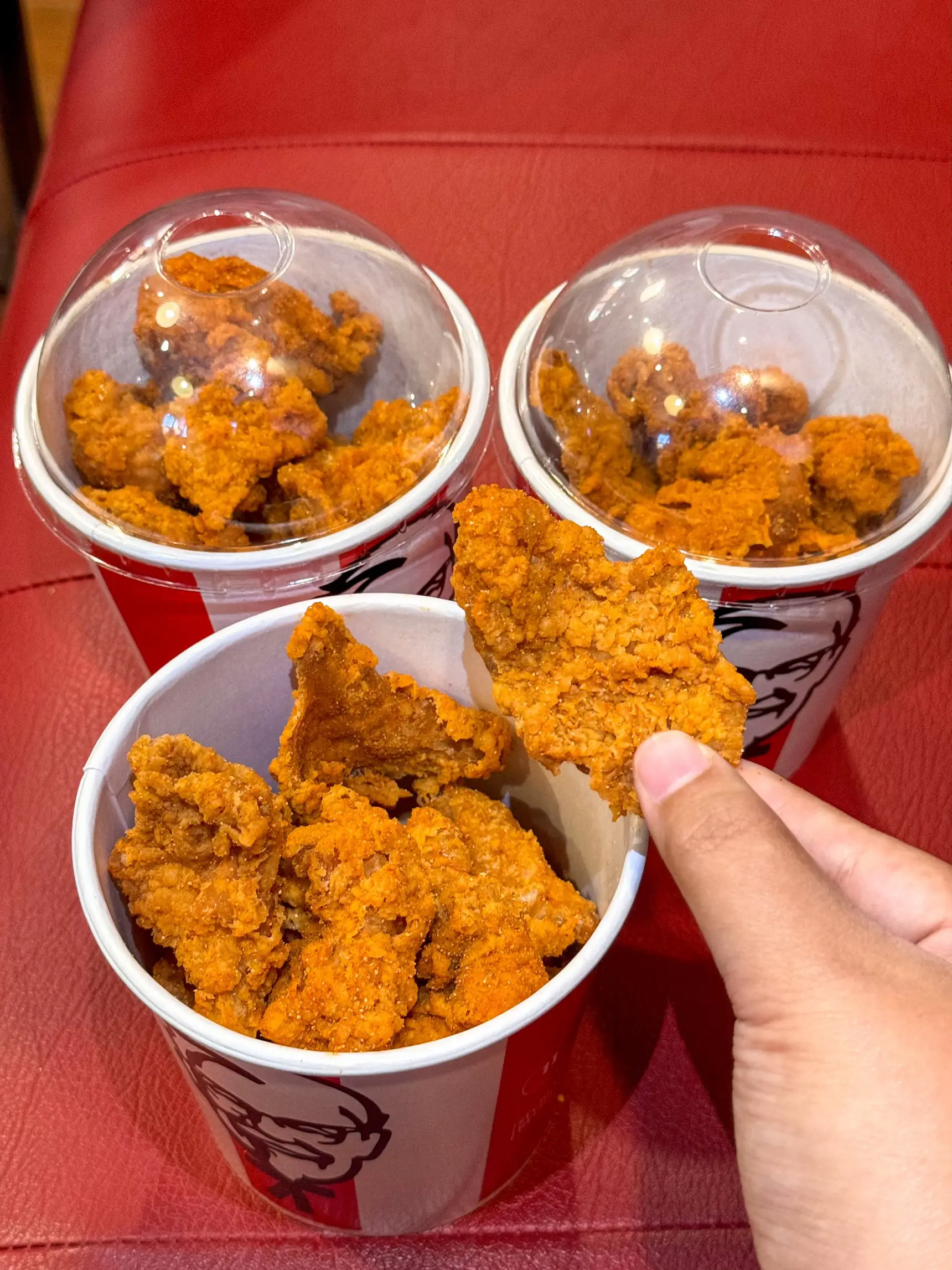 ในที่สุด KFCก็ทำหนังไก่ทอดขาย | แกลเลอรีที่โพสต์โดย KP ตะลอนแหลก | Lemon8