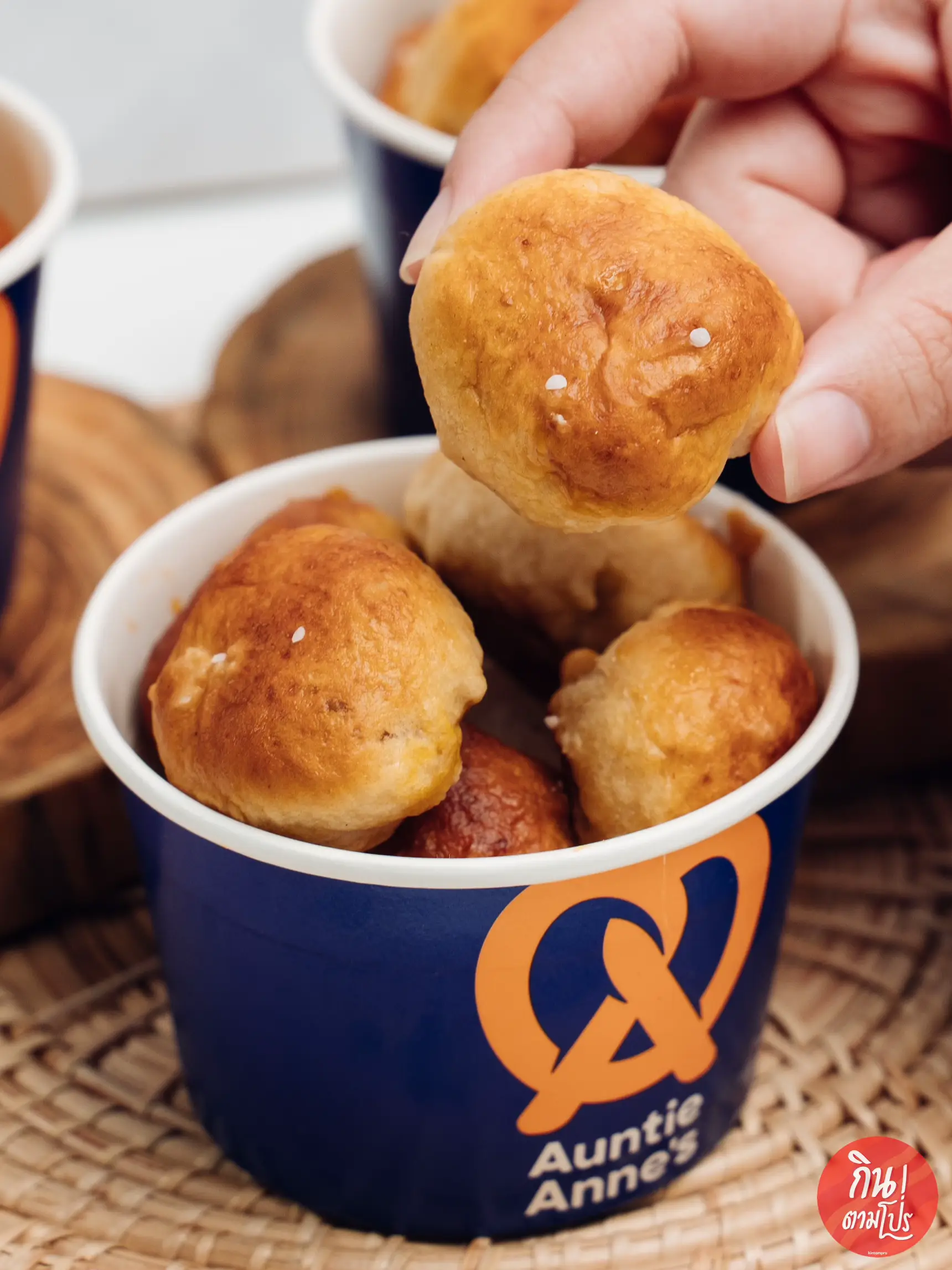 Auntie Anne‘s ออกเมนูใหม่ เอาใจสายคาราเมล | แกลเลอรีที่โพสต์โดย กินตามโปร | Lemon8
