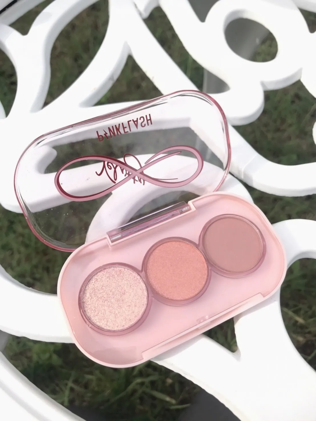 อายแชโดว์ PINK FLASH [PK-04] | แกลเลอรีที่โพสต์โดย จันนี่ย้าาาาา | Lemon8