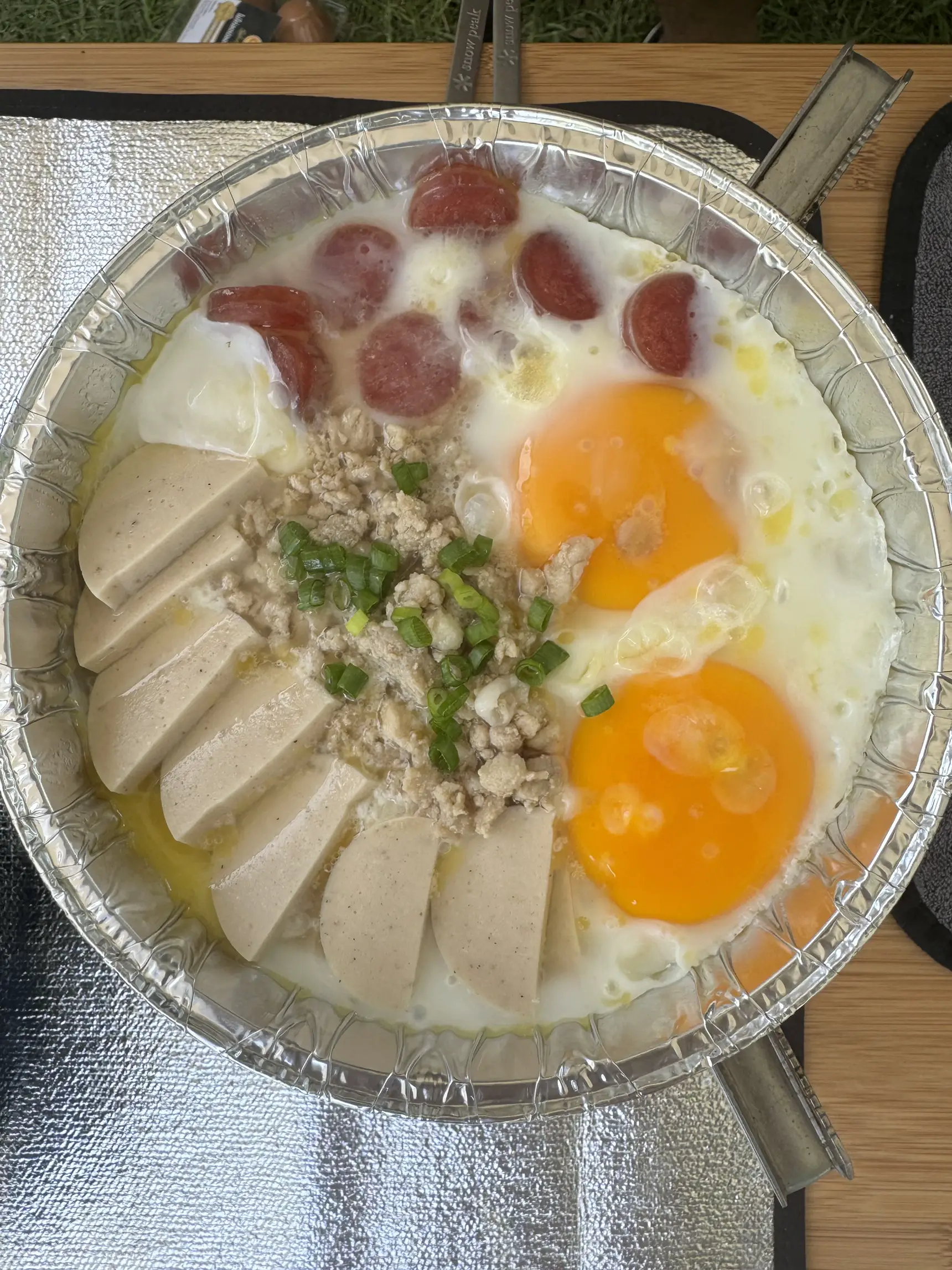 ไปกางเต็นท์ชิลๆ กลางกรุง ที่ Bangkok Backyard 🏕️ | แกลเลอรีที่โพสต์โดย Risa | Lemon8