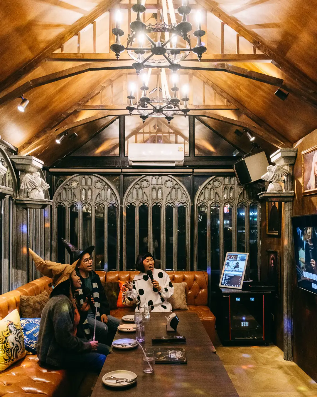 ร้อง ฟิน กินเพลิน! คาราโอเกะธีมเทพนิยายสุดชิคที่ Echo House🎤 | แกลเลอรีที่โพสต์โดย Rattomarty ...