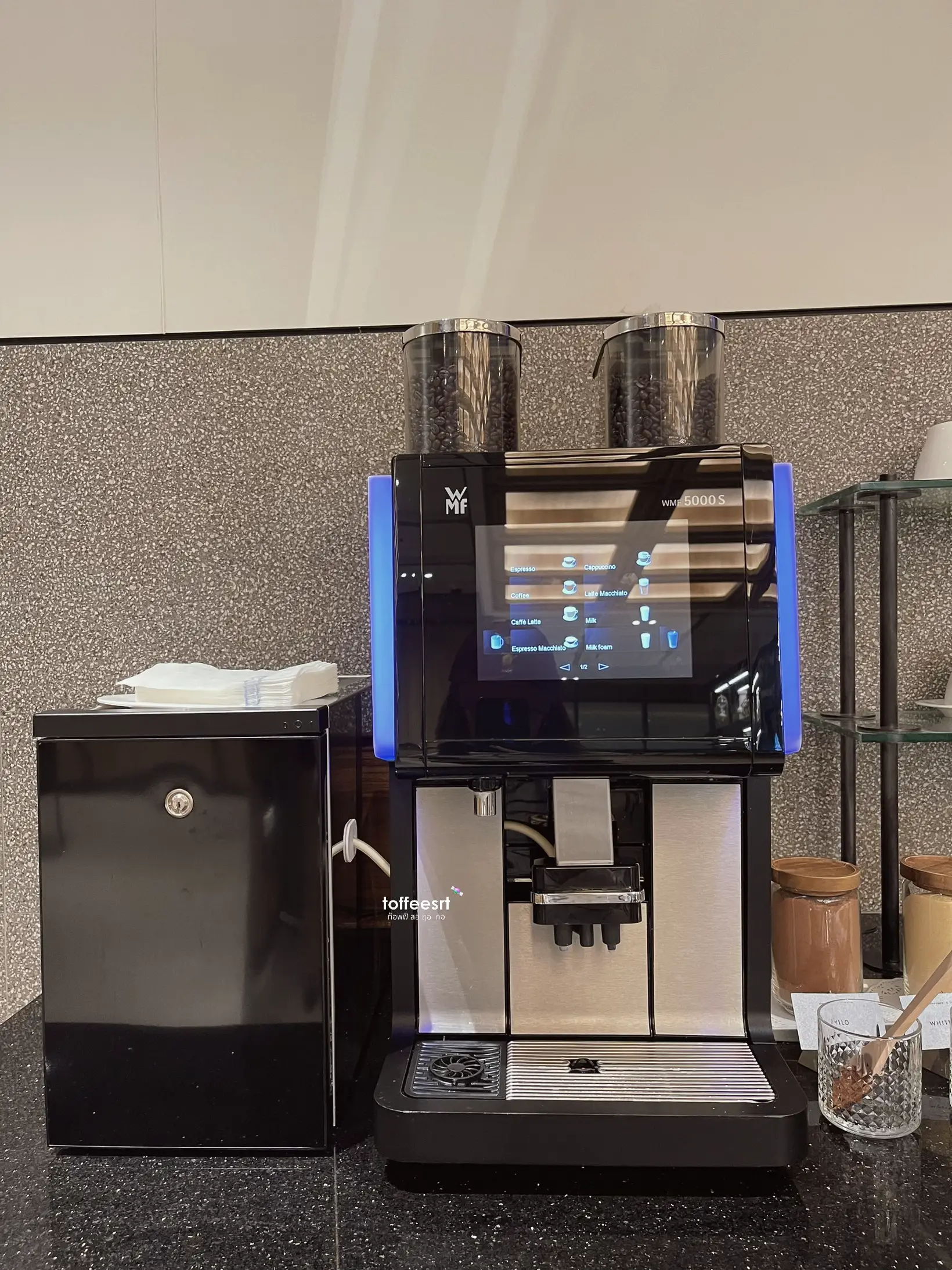 รีวิว King Power Lounge สนามบินสุวรรณภูมิ เครื่องดื่ม อาหาร ️ | แกลเลอรีที่โพสต์โดย toffeesrt ...