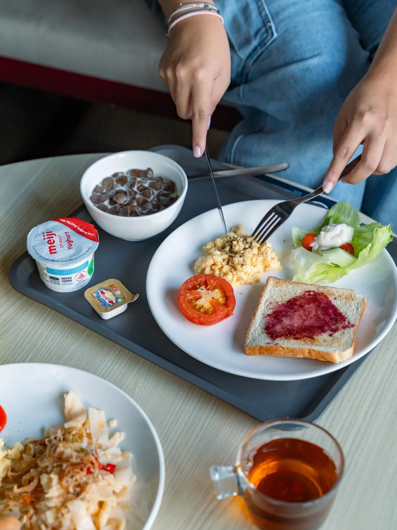 รีวิวที่พักสิงคโปร์ ใกล้ 𝗨𝗻𝗶𝘃𝗲𝗿𝘀𝗮𝗹 𝗦𝘁𝘂𝗱𝗶𝗼 | แกลเลอรีที่โพสต์โดย Ploylee Diary | Lemon8