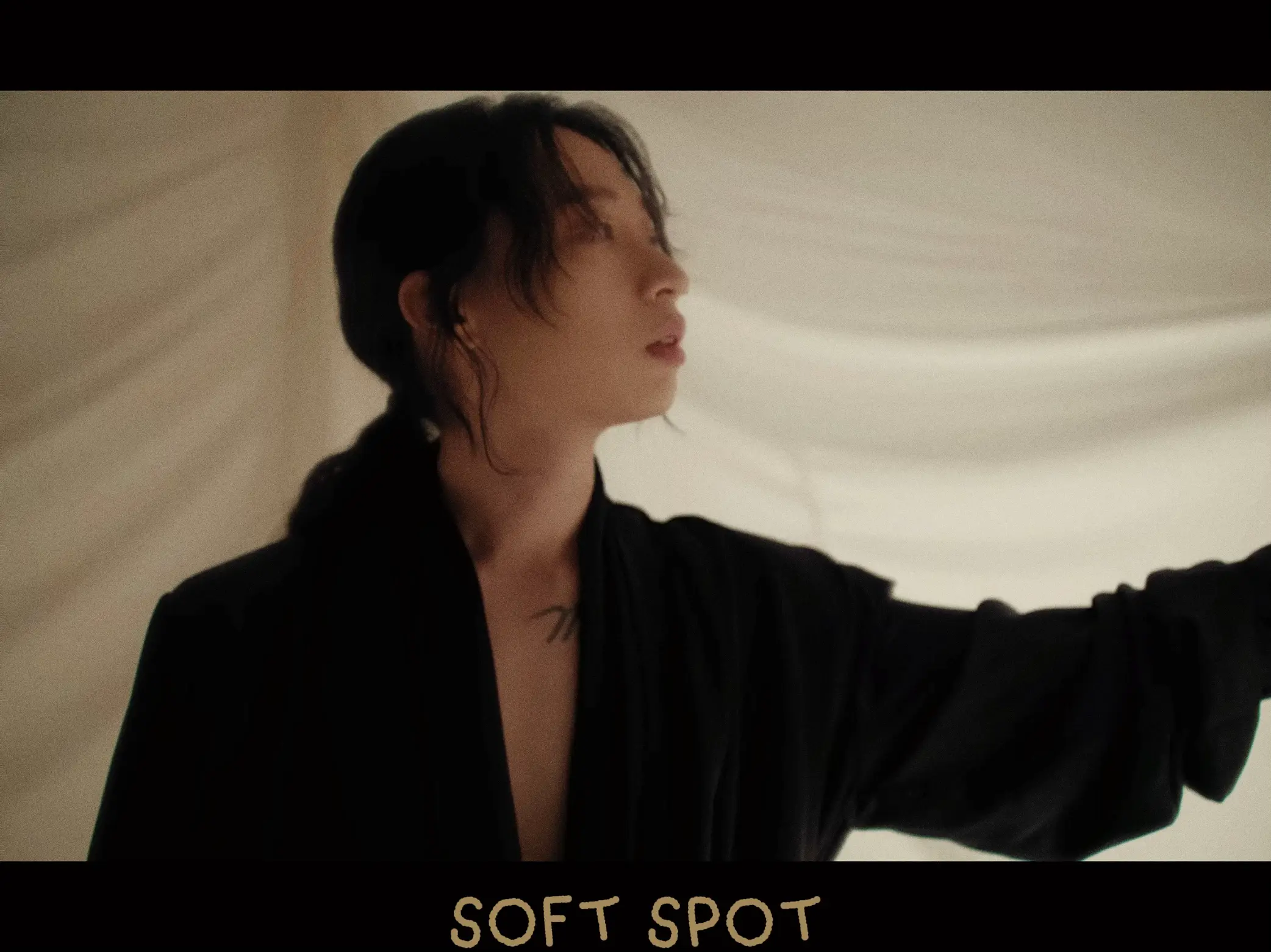 “Requiem”อัลบั้มใหม่ของ Keshi 🎤 | แกลเลอรีที่โพสต์โดย bttoeyv | Lemon8