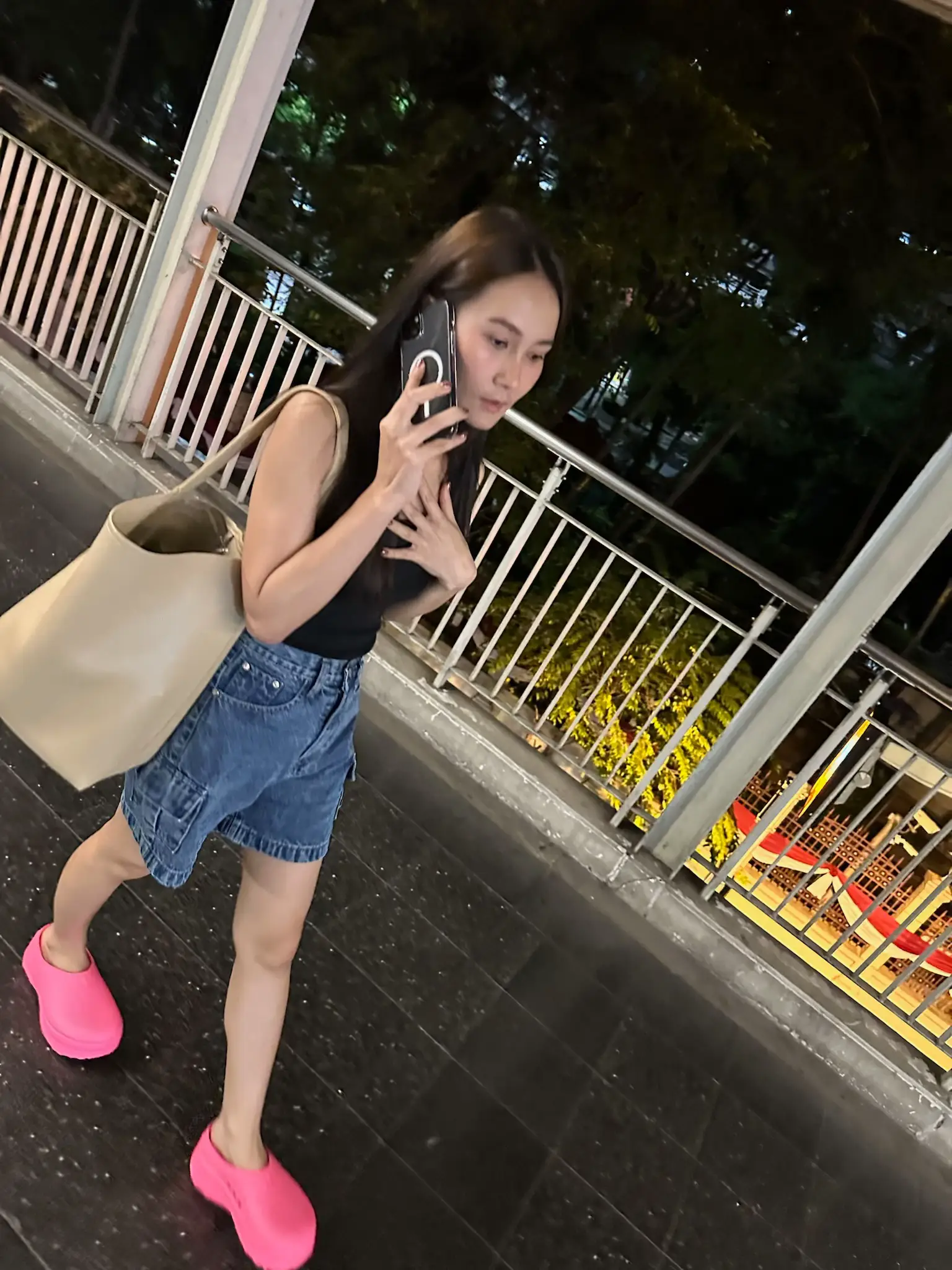 Adidas Originals Adifom Mules | แกลเลอรีที่โพสต์โดย buatong.wnc | Lemon8