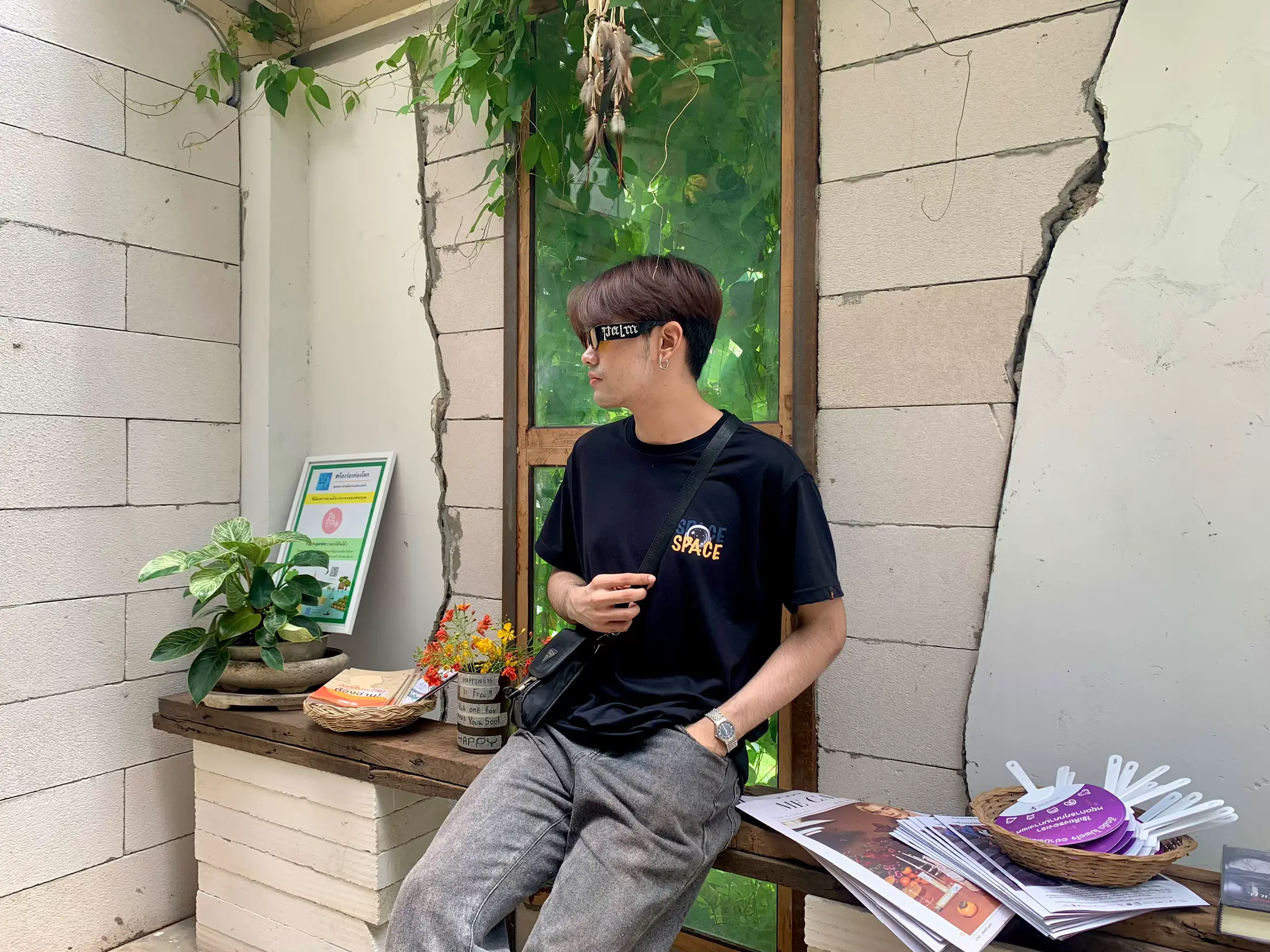 ต้องเกิดเป็นไฟแดงมั้ย เธอถึงจะหยุดที่เรา | แกลเลอรีที่โพสต์โดย Looknum Bunmee | Lemon8