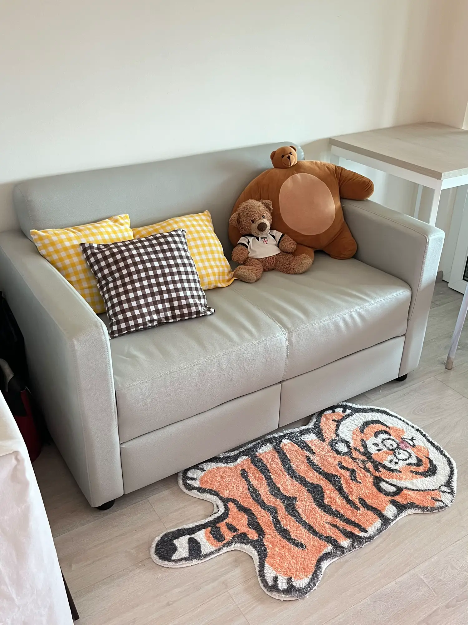 มาแต่งห้องกันเถอะ | แกลเลอรีที่โพสต์โดย Fha Patchara | Lemon8