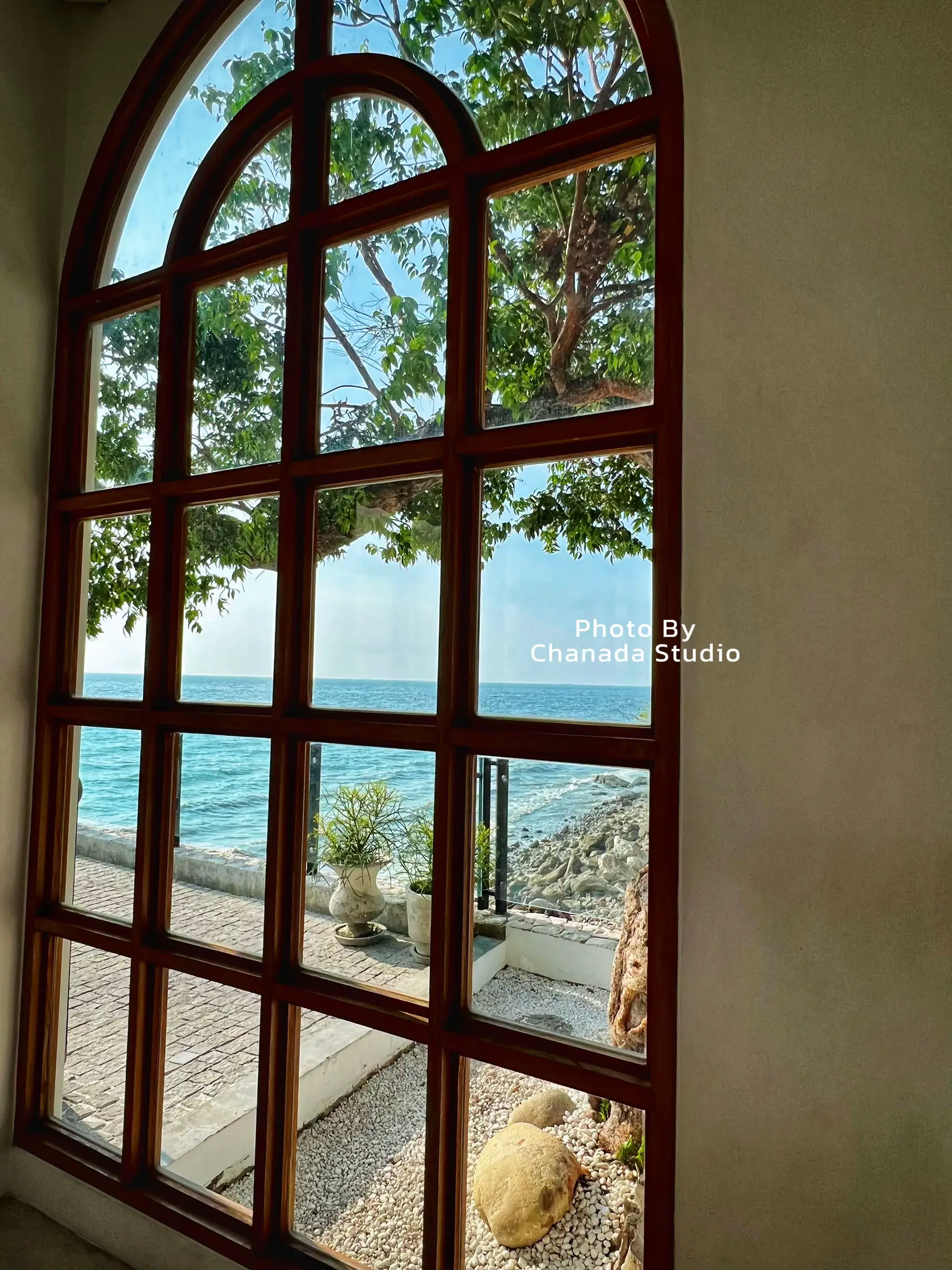 🌤แจกพิกัด คาเฟ่ติดทะเล Bangsaen | แกลเลอรีที่โพสต์โดย Chanada Studio | Lemon8