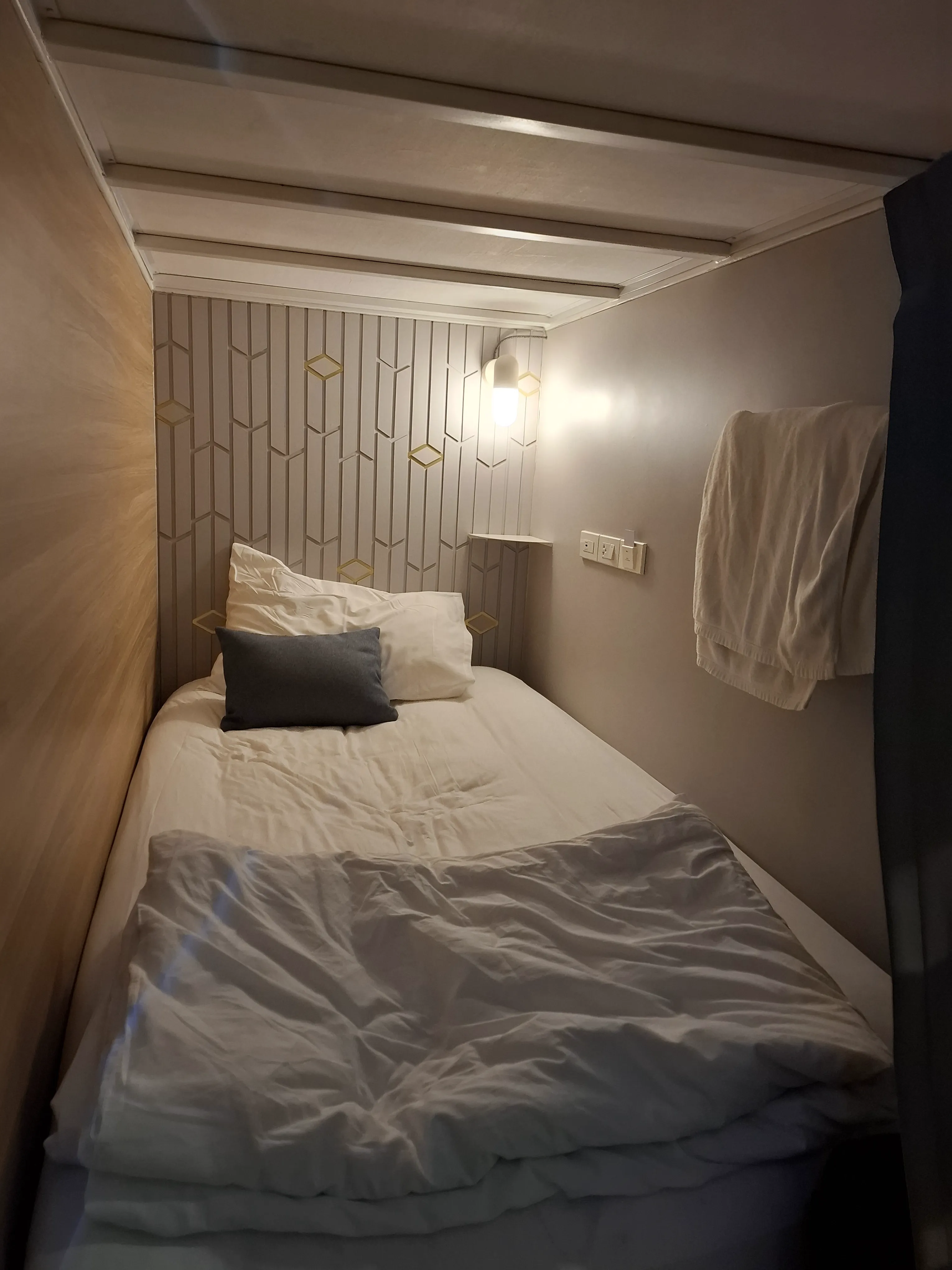 Hostel สุดชิคย่านสีลม เช็คอินได้ 24 ชั่วโมง "Tiang Studio" | แกลเลอรี ...