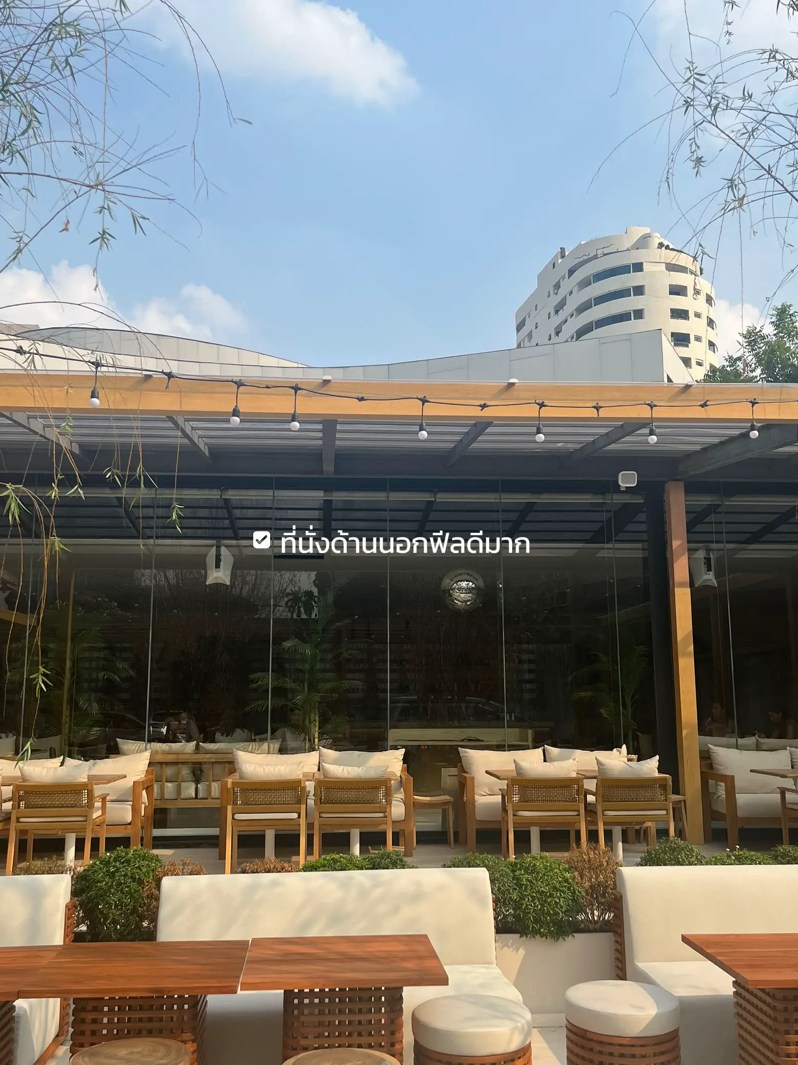 CUM.TH ☕️ Chic Cafe in the Heart of Handsome Gold-Ekmai | Gallery ...