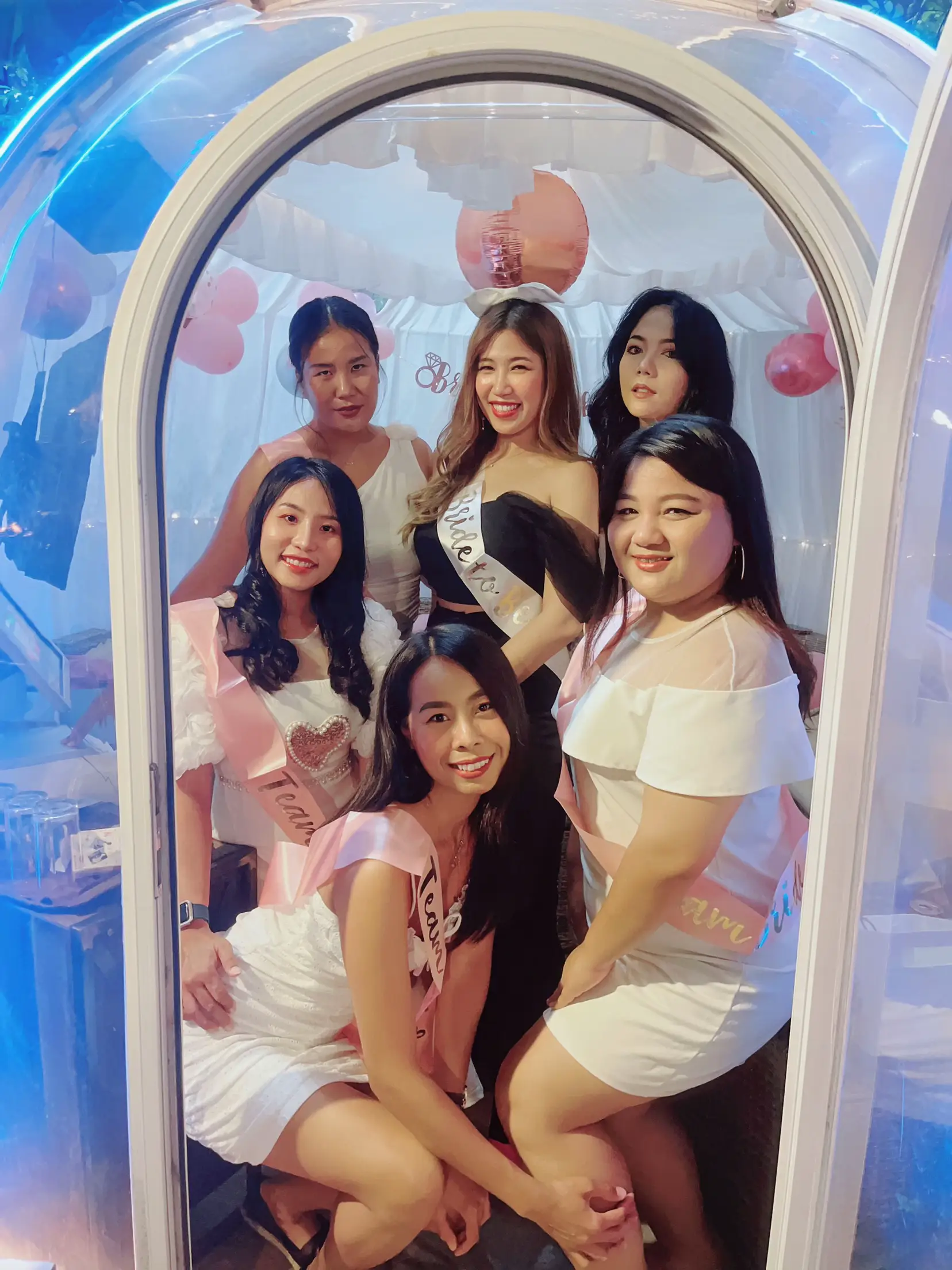 รีวิวสถานที่จัดงาน HEN NIGHT PARTY 😍 | แกลเลอรีที่โพสต์โดย Emilyai | Lemon8