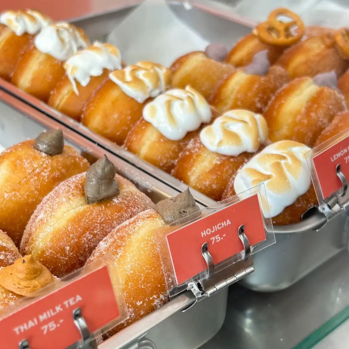 DONUT DISTURB! โดนัทน้องใหม่ง่ายแต่เว่อในตัว 🍩 | Gallery posted by ...