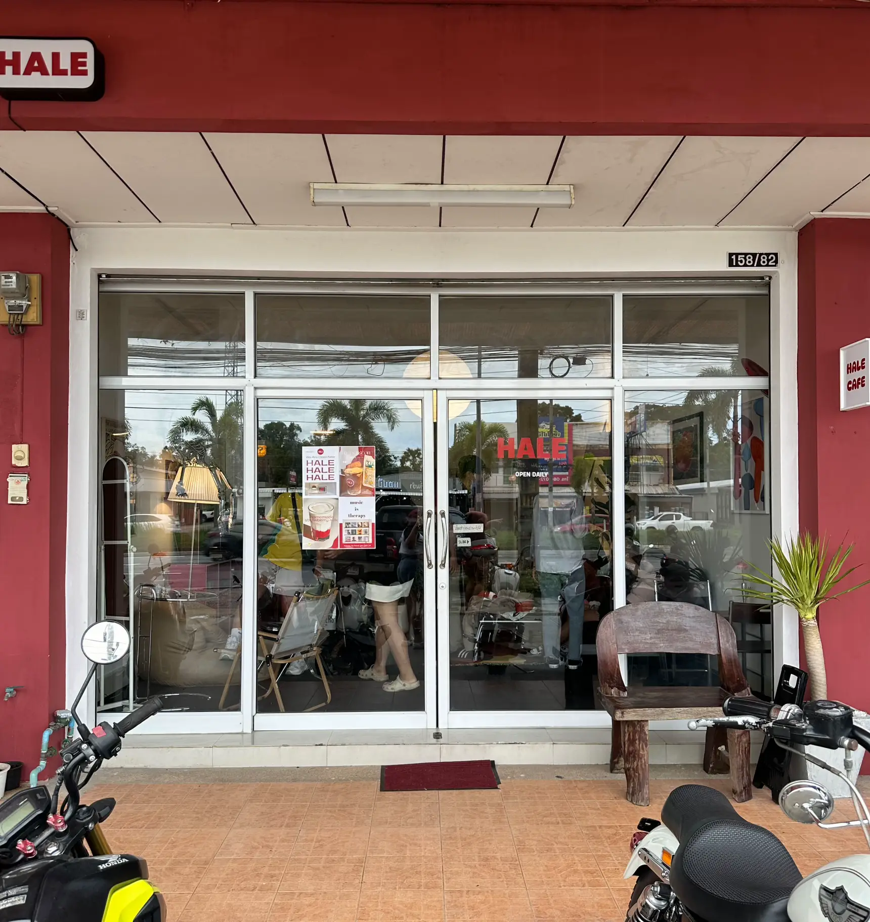 คาเฟ่นครศรีธรรมราช (HALE CAFE) | แกลเลอรีที่โพสต์โดย FFHSAII_S | Lemon8